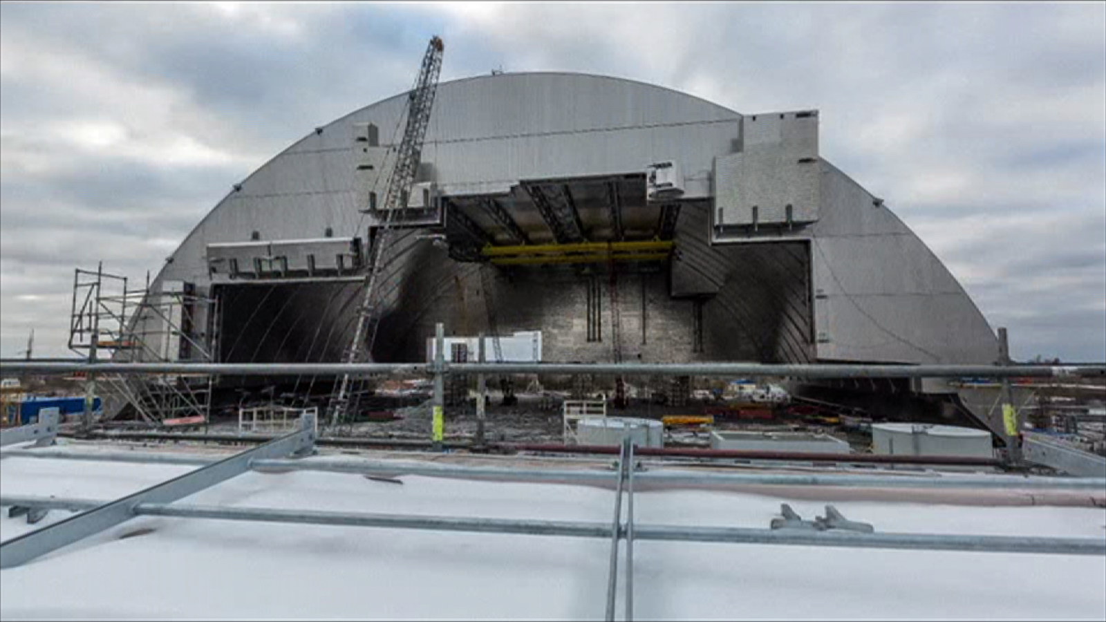 Chernobyl gets a new lid to stop radiation escaping | Scoop News | Sky News