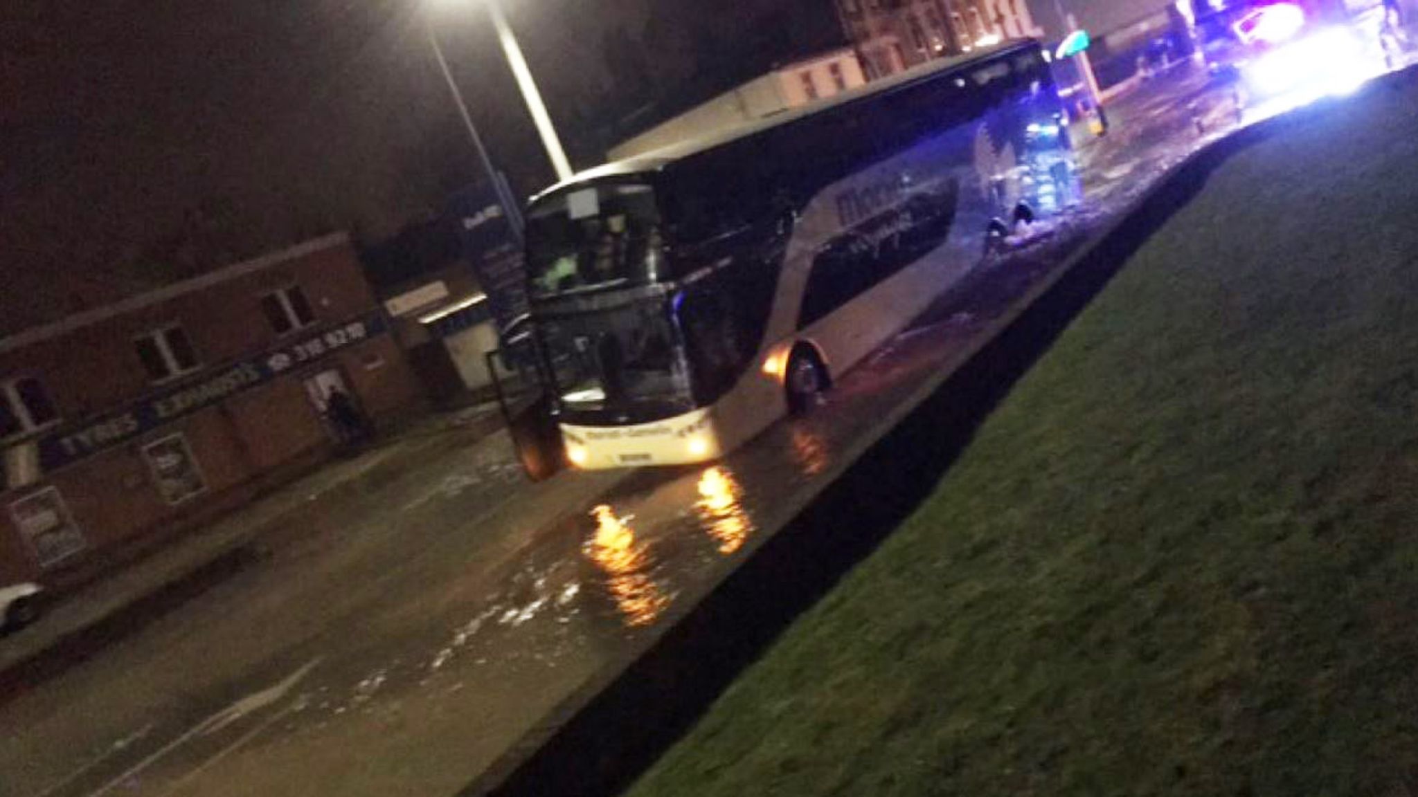 Bus caught in sinkhole as major incident declared in Lewisham | UK News ...