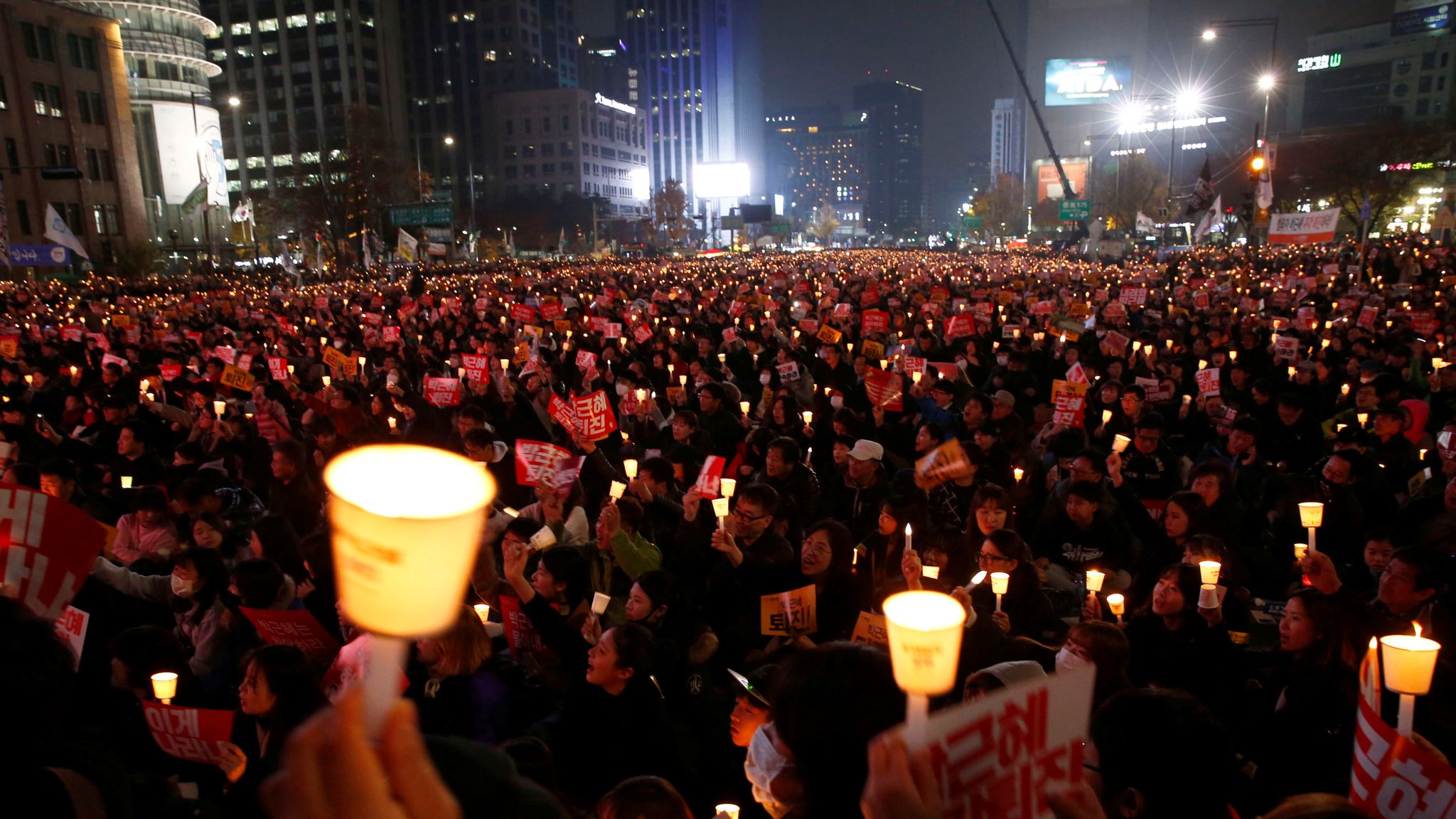 Seoul protesters demand resignation of scandal-hit president Park Geun ...