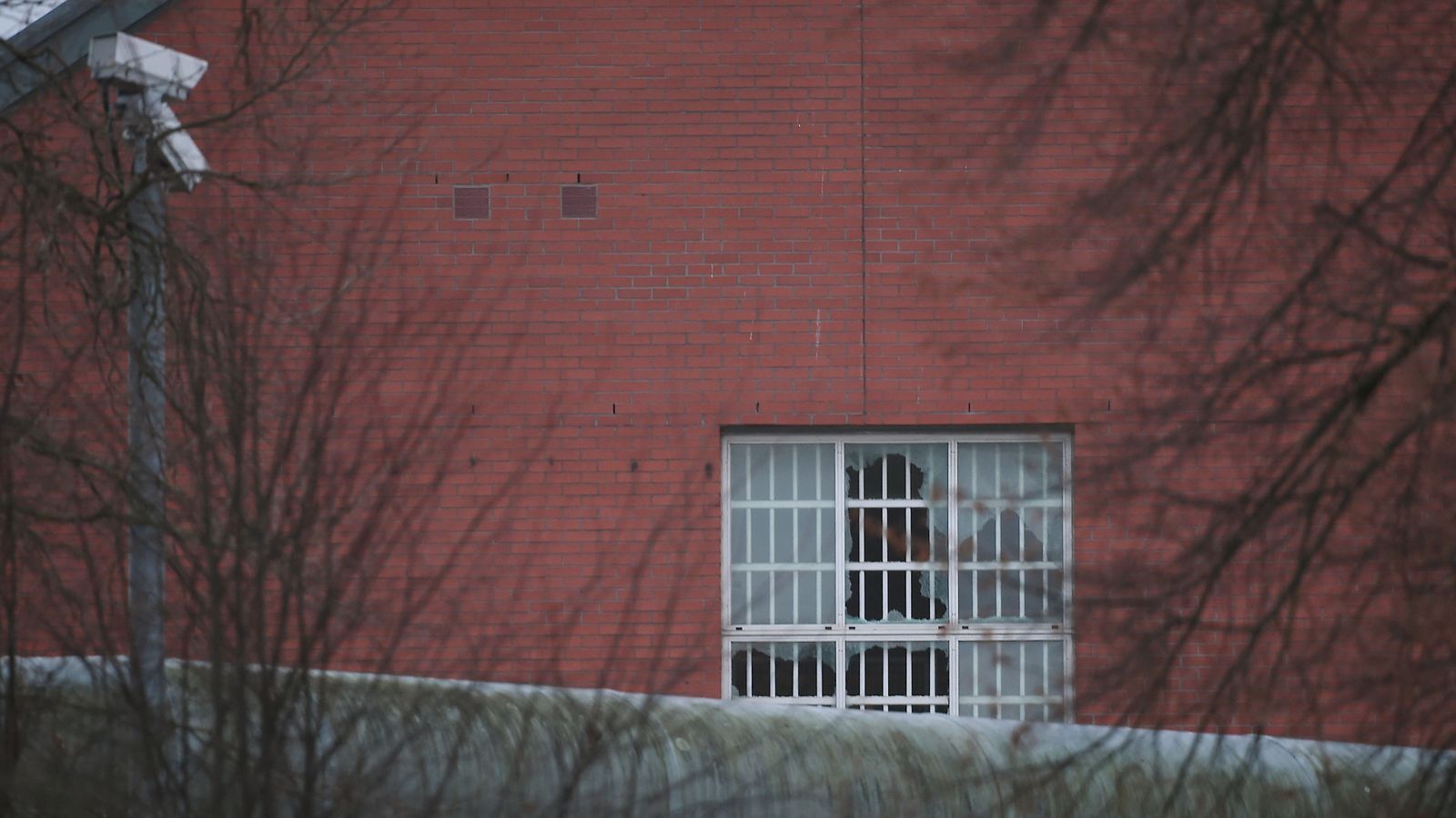 'Six hundred' inmates involved in prison riot at HMP Birmingham | UK ...