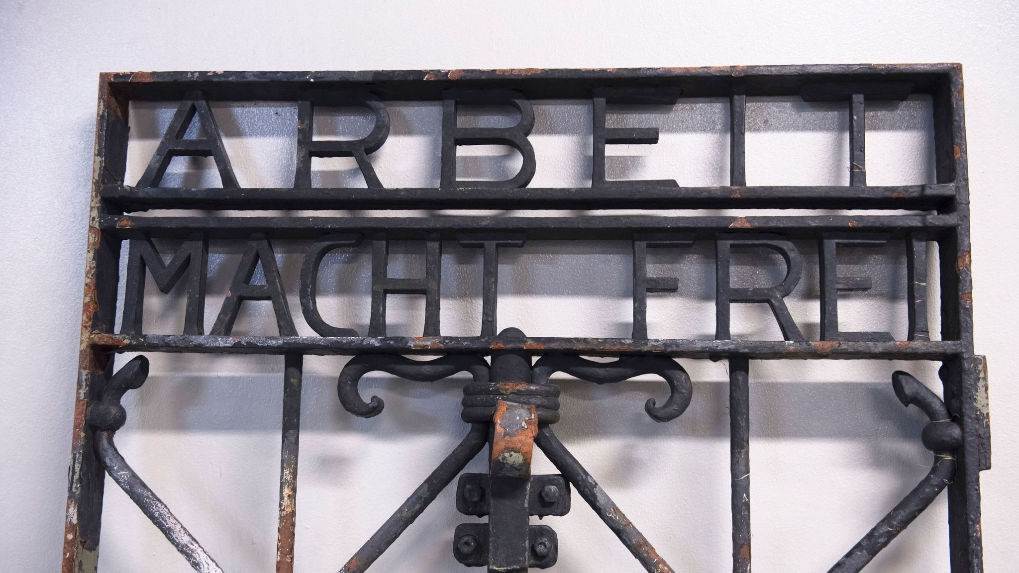 How did gate stolen from Dachau concentration camp end up in Norway ...