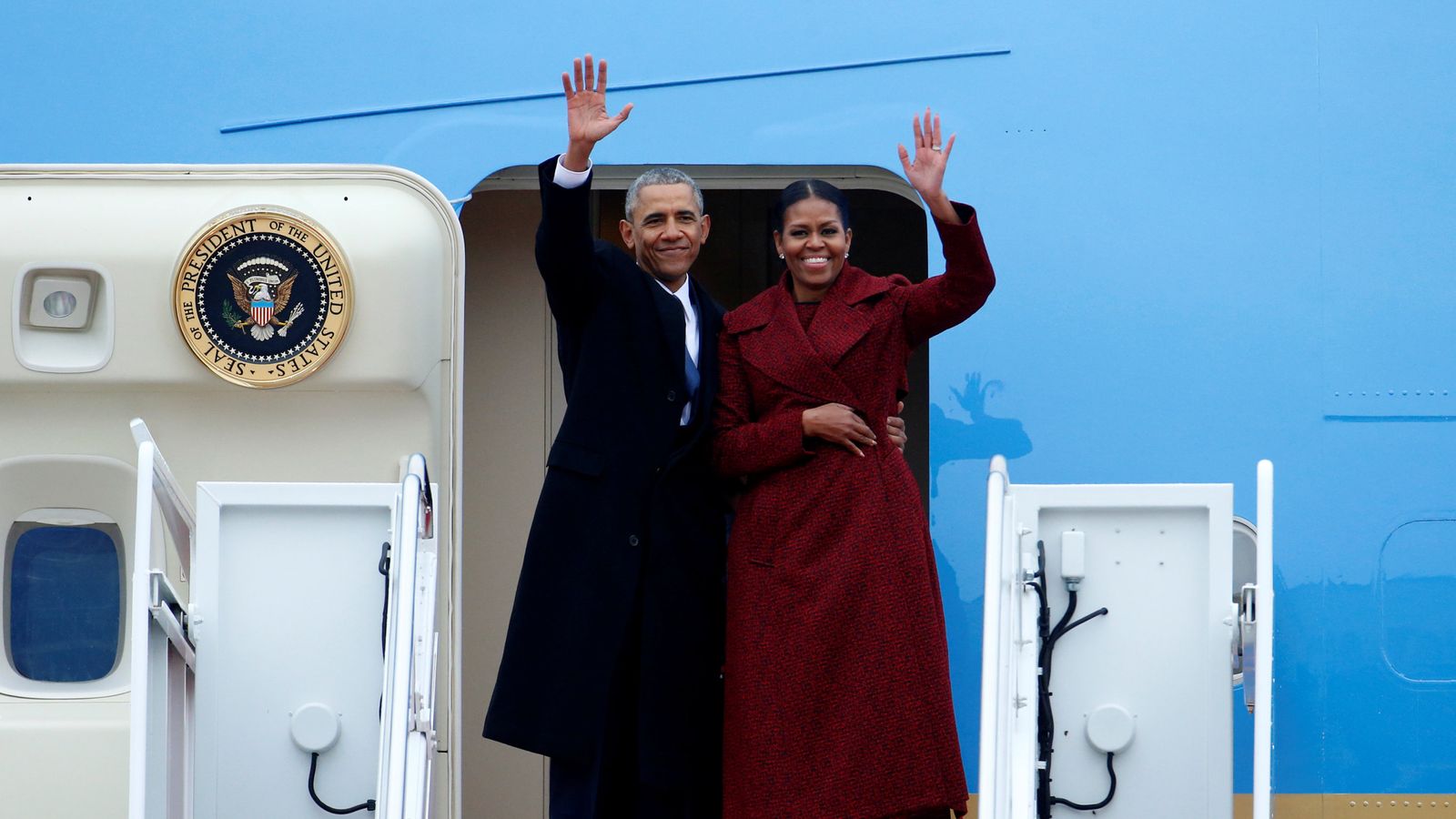 Obama waves goodbye to White House: 'We're off on a quick vacation ...