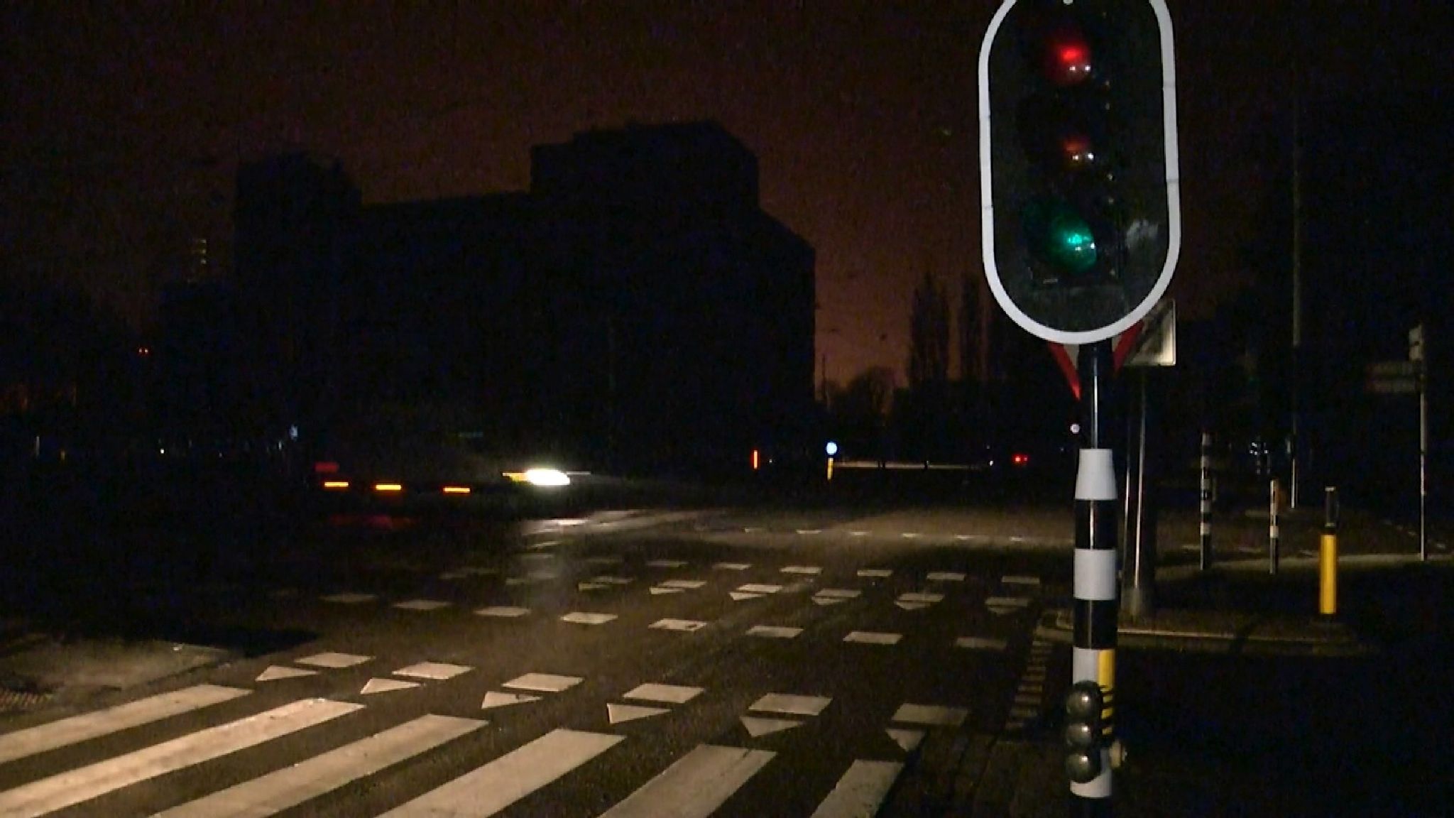 Stroomstoring blackout hits Amsterdam rush-hour | World News | Sky News