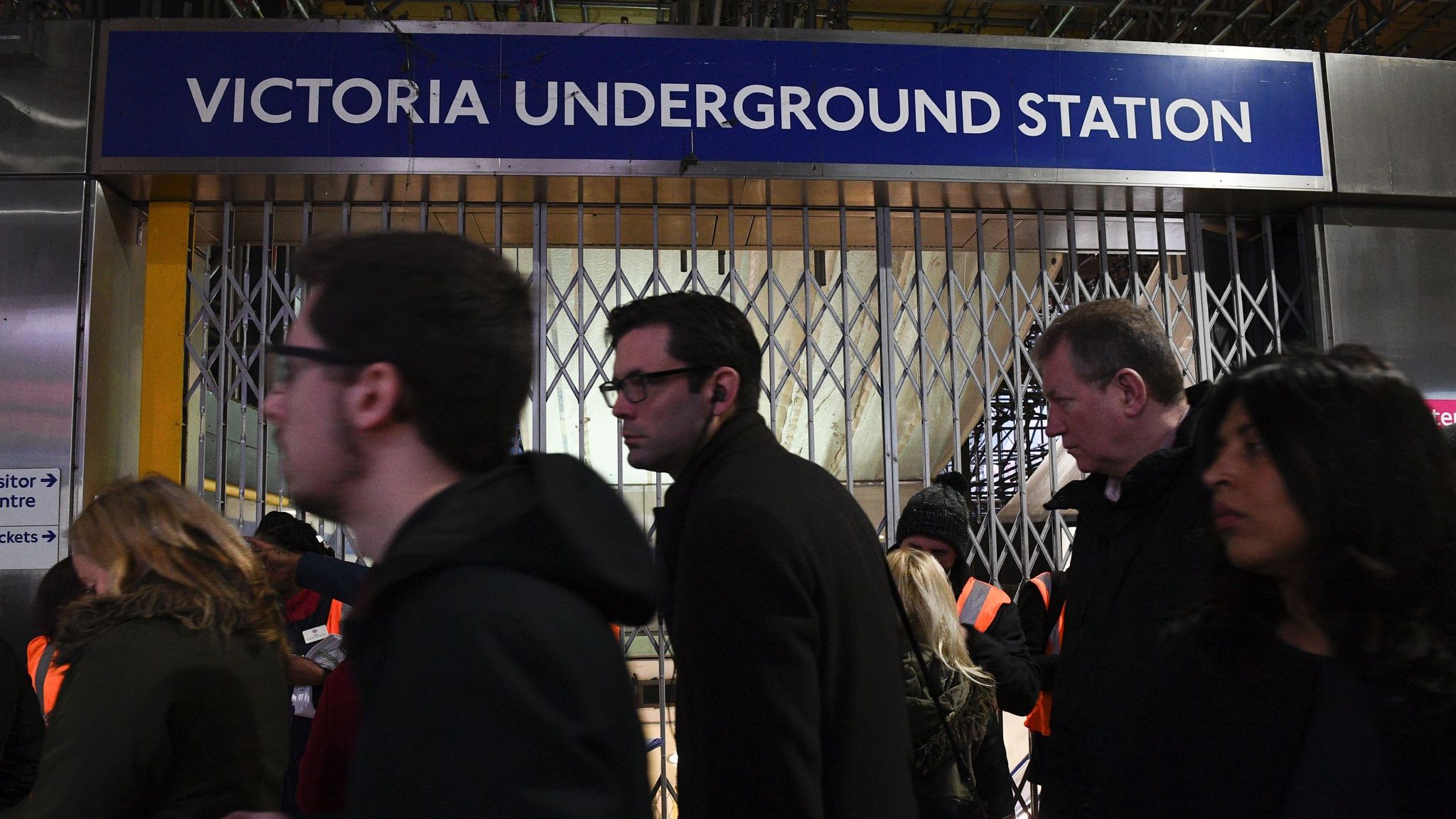 London Tube strike misery as commuters battle rush hour chaos | UK News ...