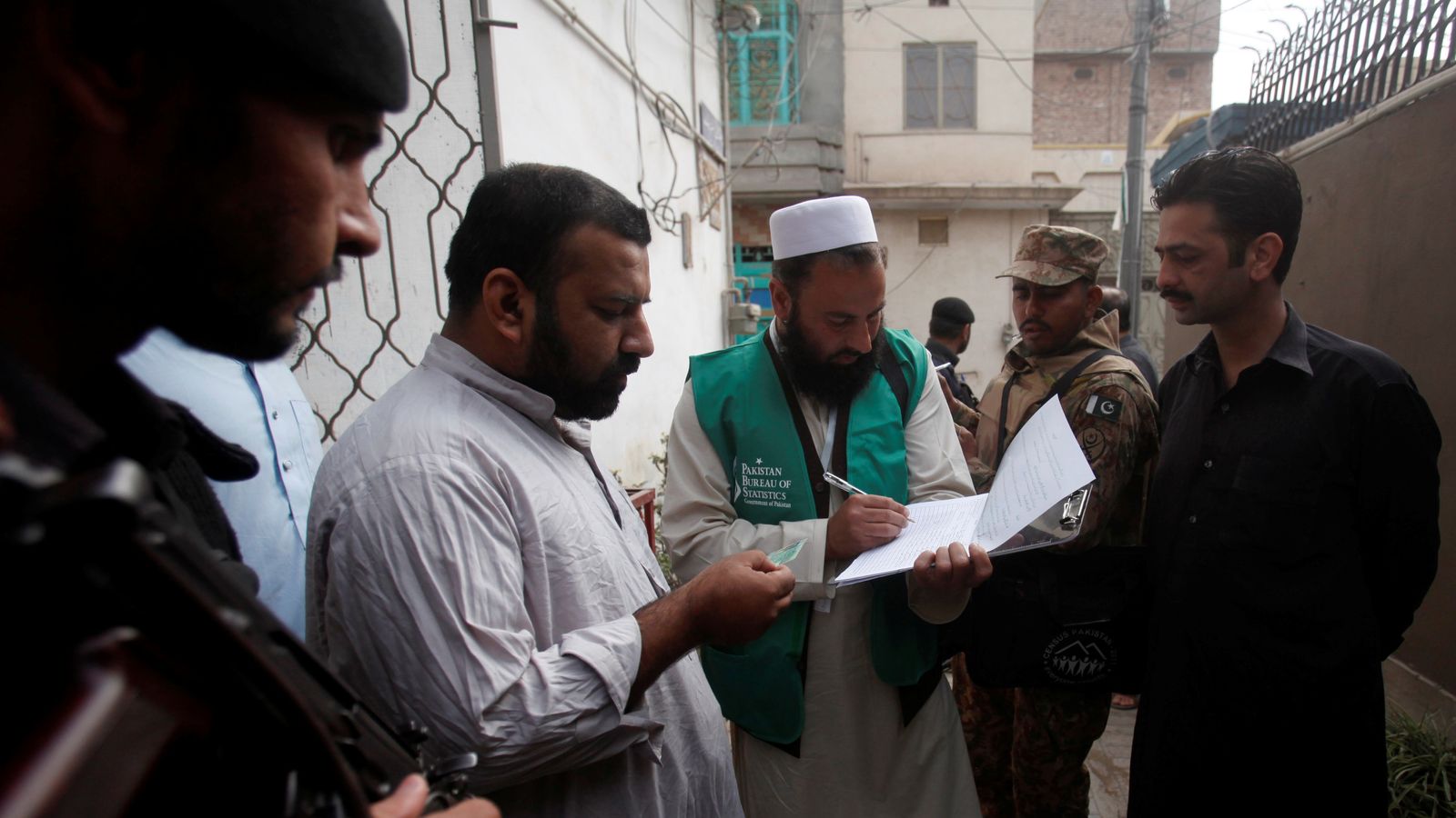 Pakistan begins first census in 19 years amid massive military security ...