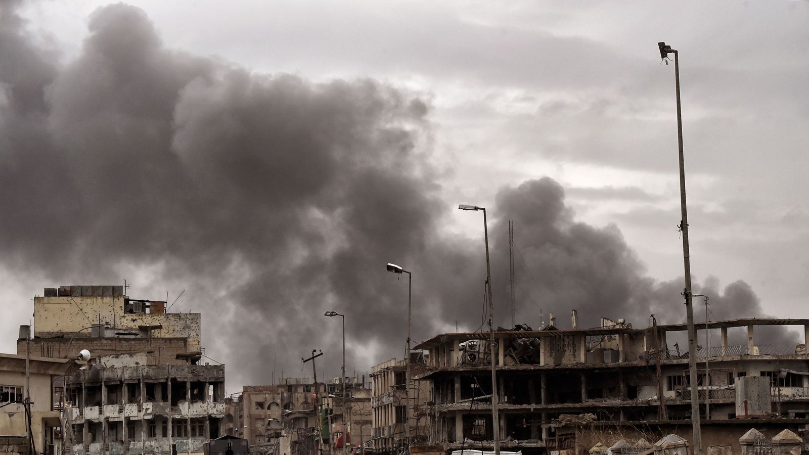 UN says 400,000 people trapped in Islamic State-held west Mosul | World ...