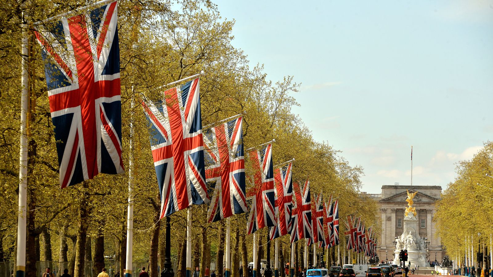 Brexit bill to trigger Article 50 gets royal assent from Queen ...