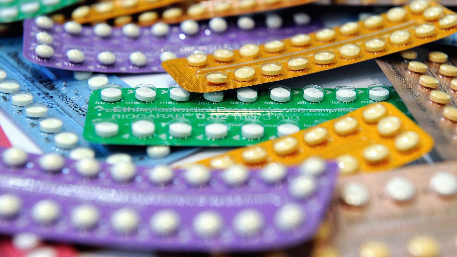 Contraceptive pill 'protects women from cancers for 30 years' | UK News ...