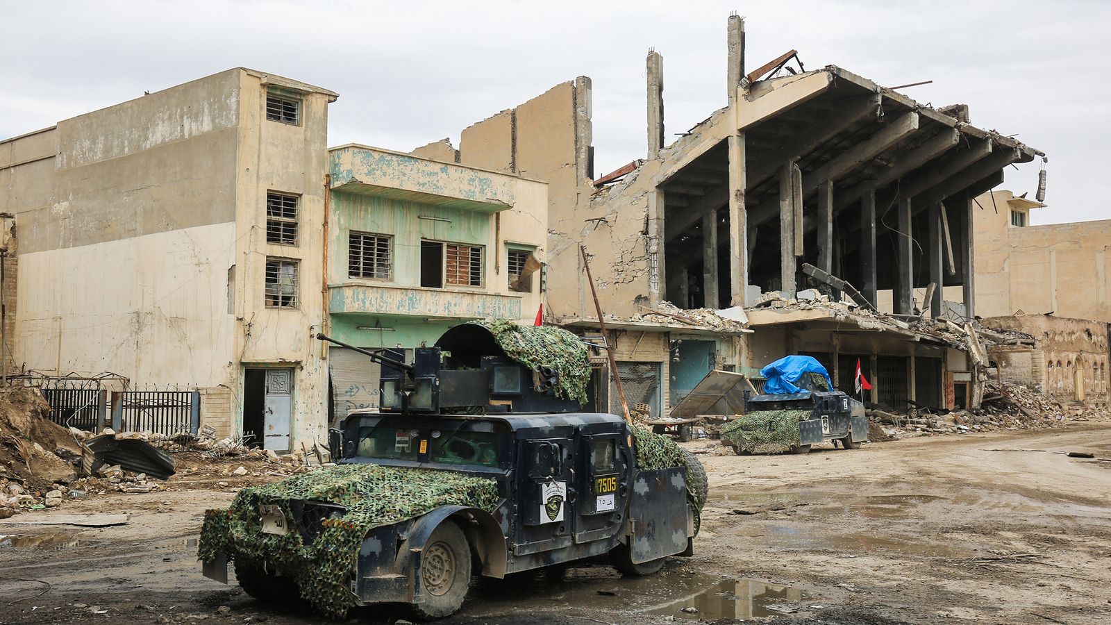 UN says 400,000 people trapped in Islamic State-held west Mosul | World ...