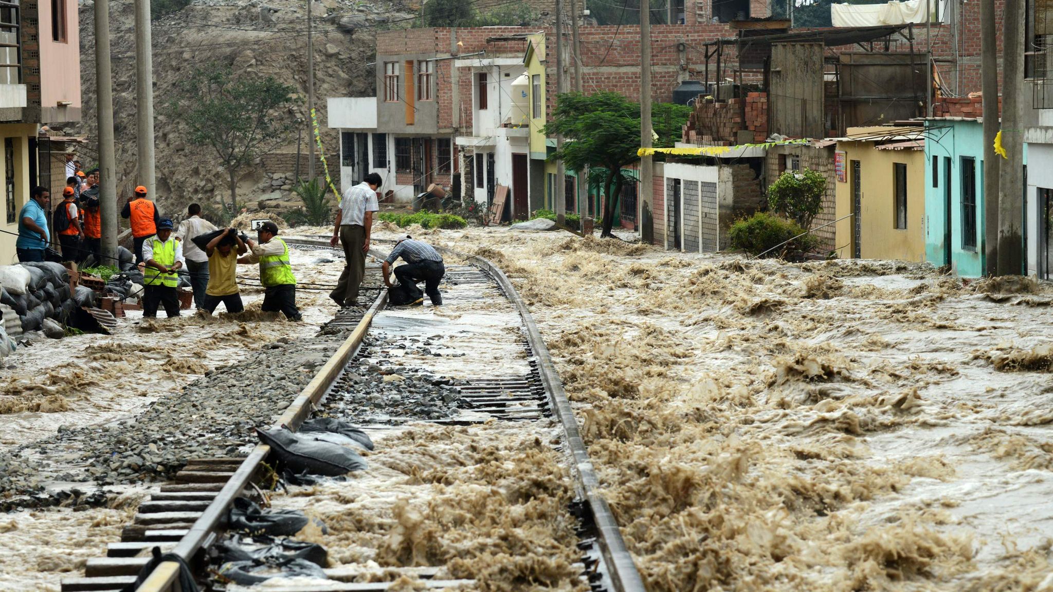 Floods and landslides spread havoc in Peru | World News | Sky News