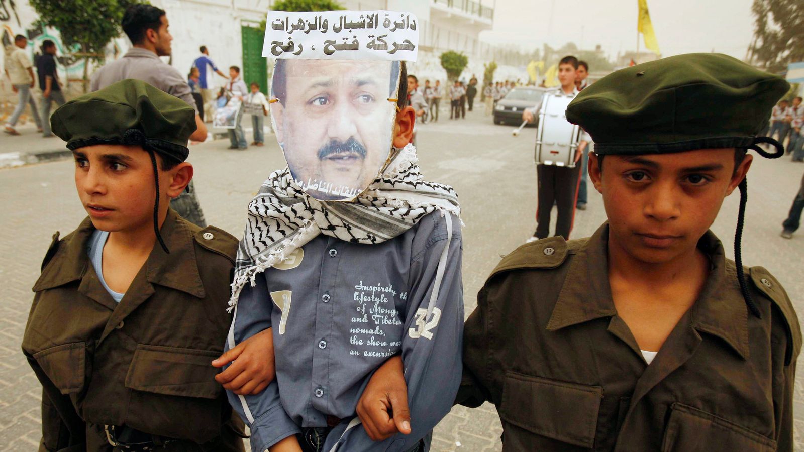 Palestinian prisoners launch mass hunger strike in Israeli jails ...