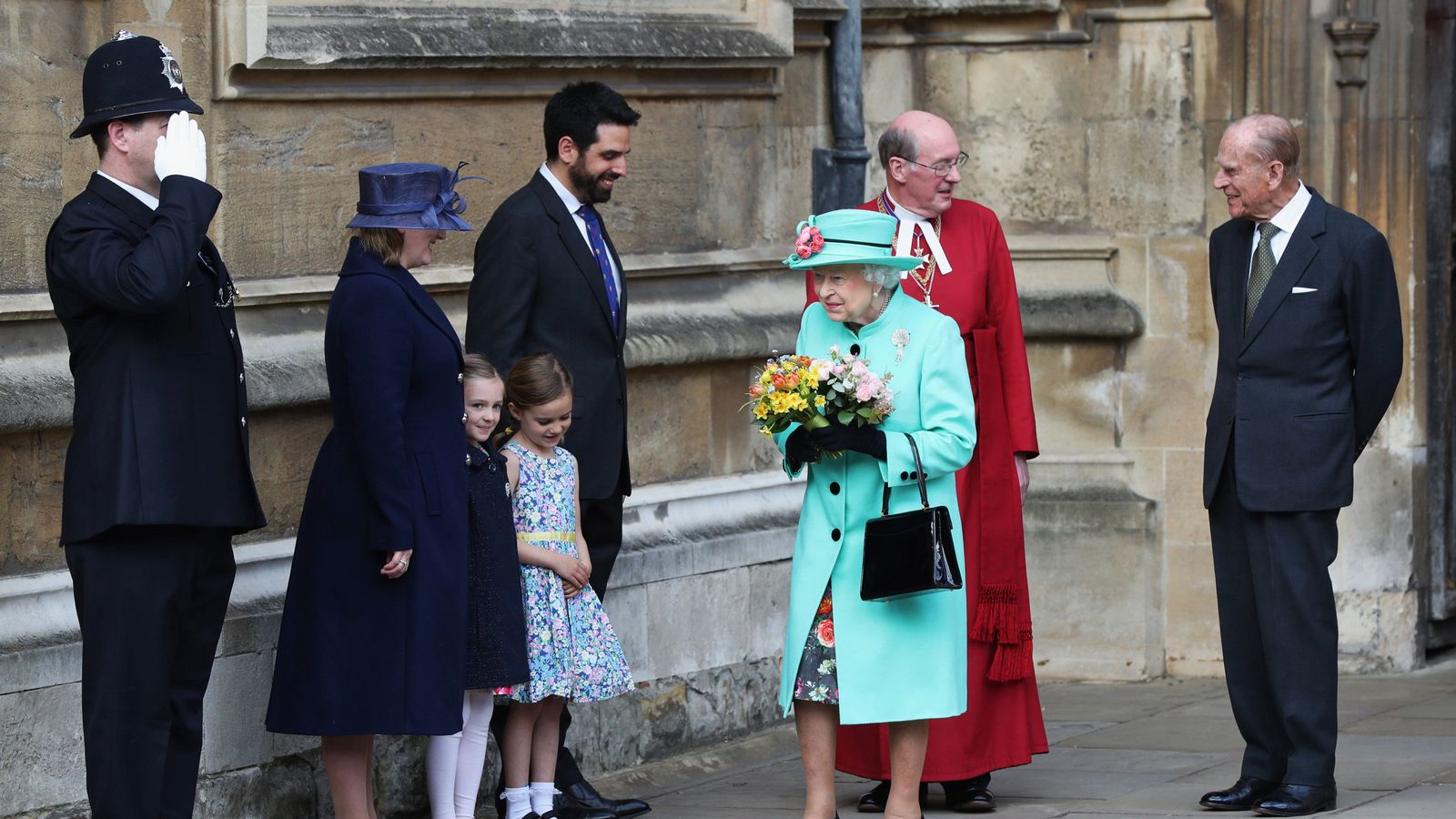 Royals attend Easter service at Windsor | UK News | Sky News