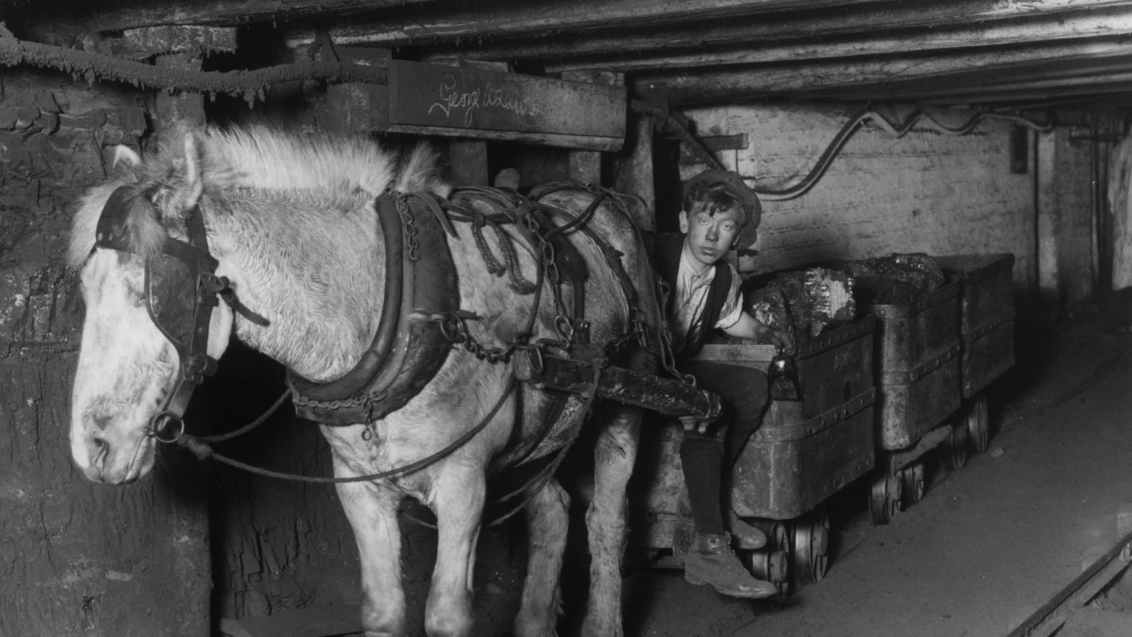 Britain's first coal-free day since Industrial Revolution | UK News ...