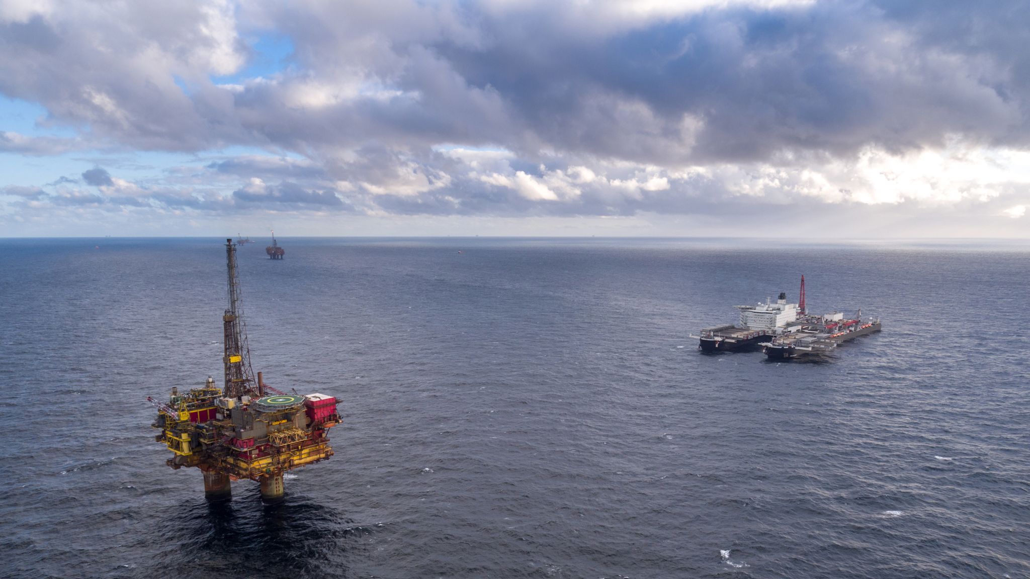 Pioneering Spirit : World's largest vessel sets record after 24,000 ...