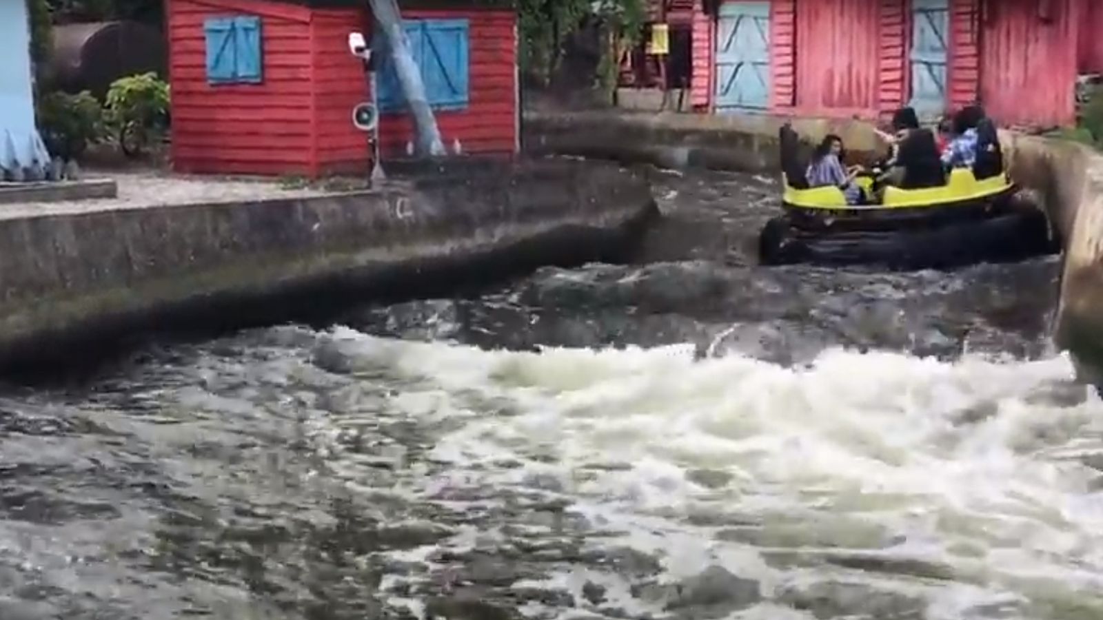 Drayton Manor death: Inquest shown CCTV of girl, 11, falling from water ...