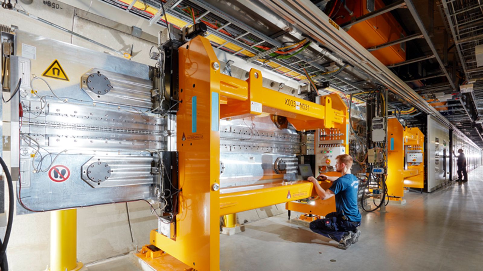 World's biggest ever X-ray laser shines its first light | Science ...