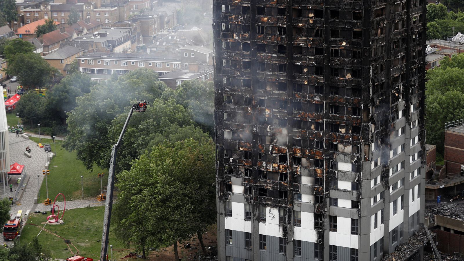 Grenfell Tower fire: 17 people confirmed dead as dogs search for bodies ...