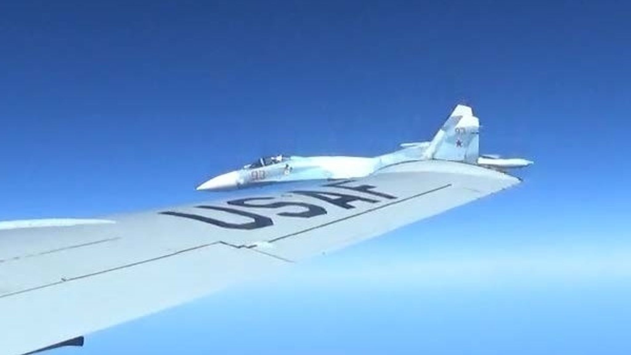 Pentagon releases images of Russian jet buzzing RC-135 spy plane ...