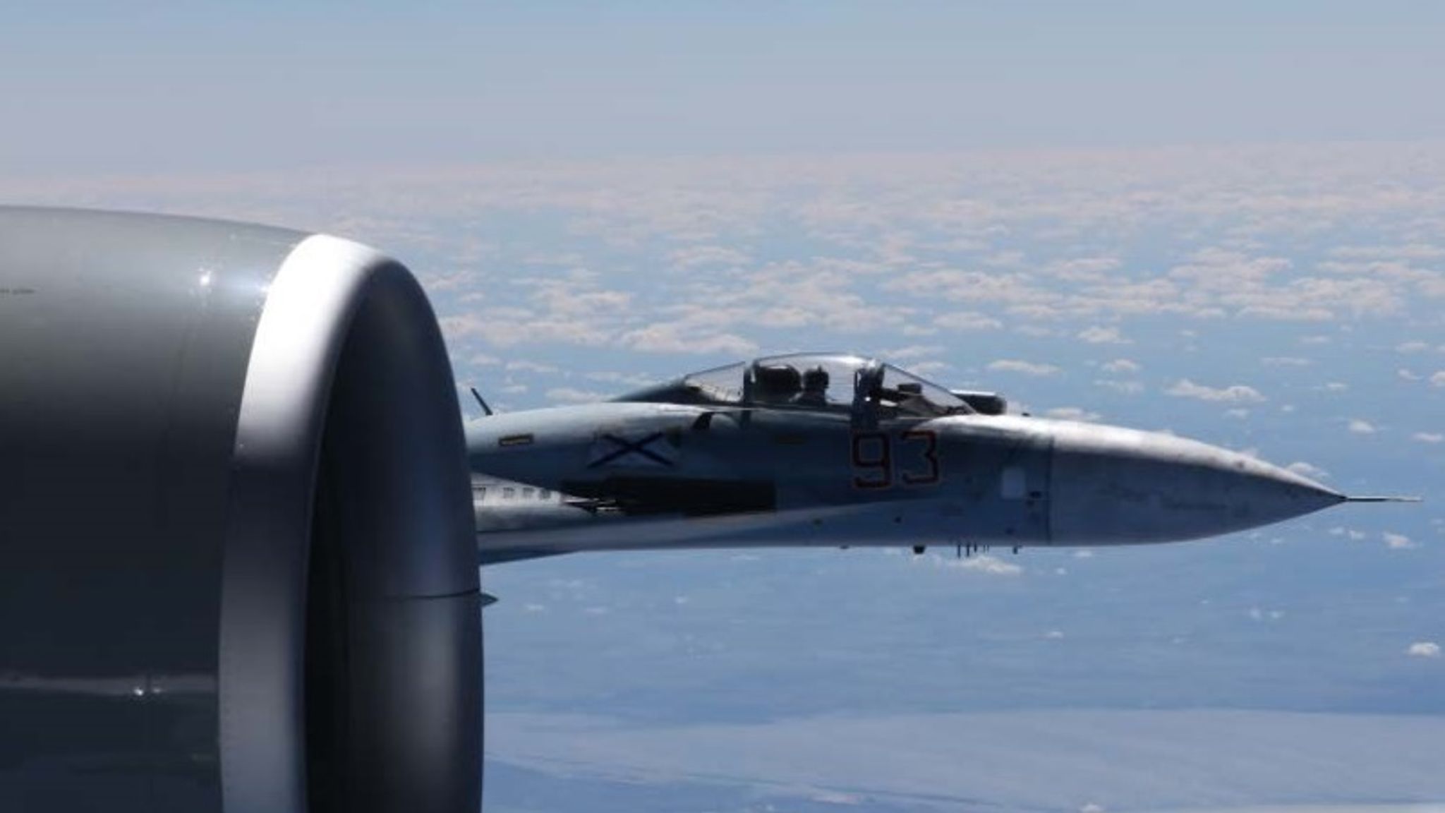 Pentagon releases images of Russian jet buzzing RC-135 spy plane ...