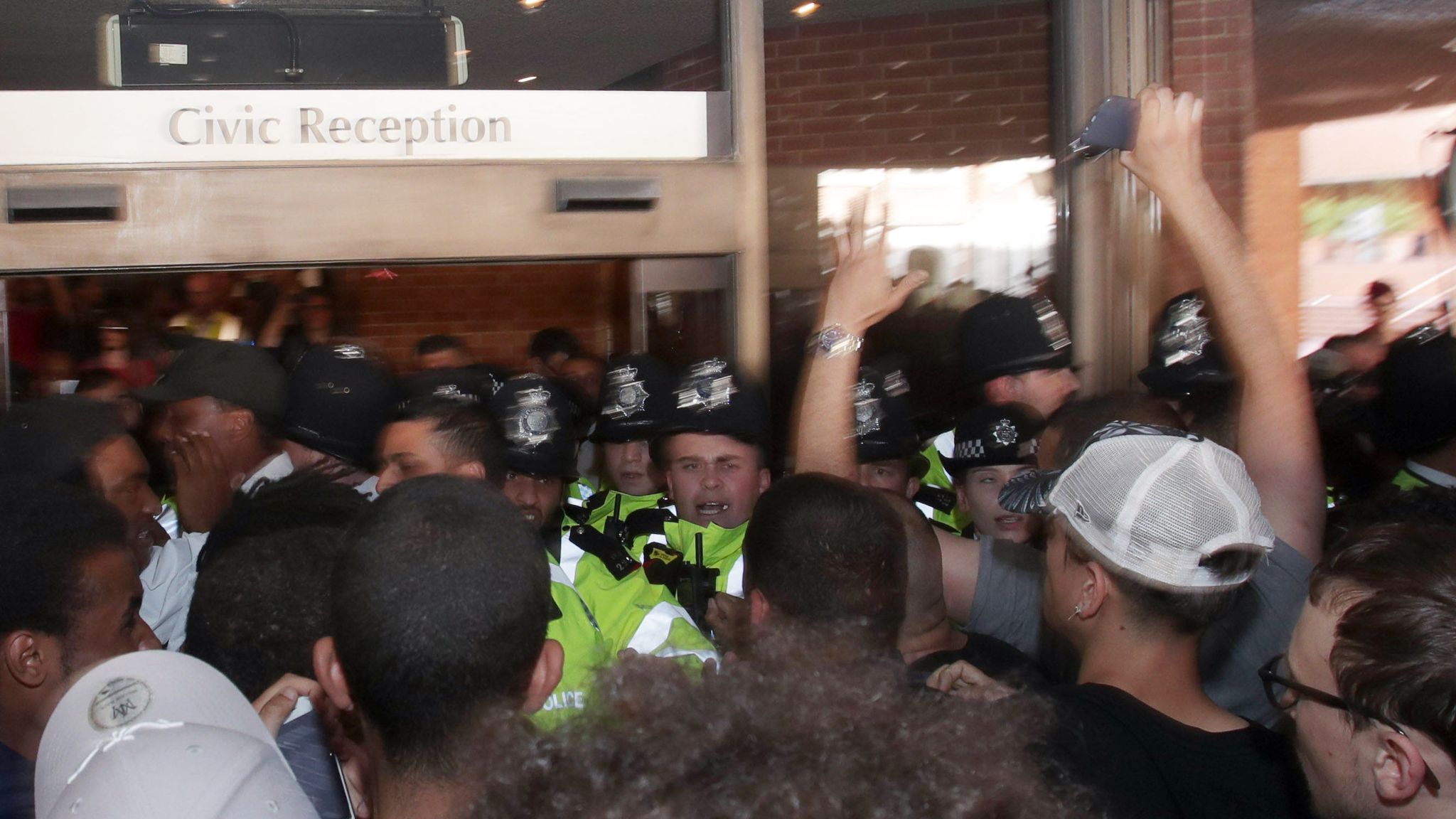 In pictures: Tempers flare during Grenfell Tower fire protests | UK ...