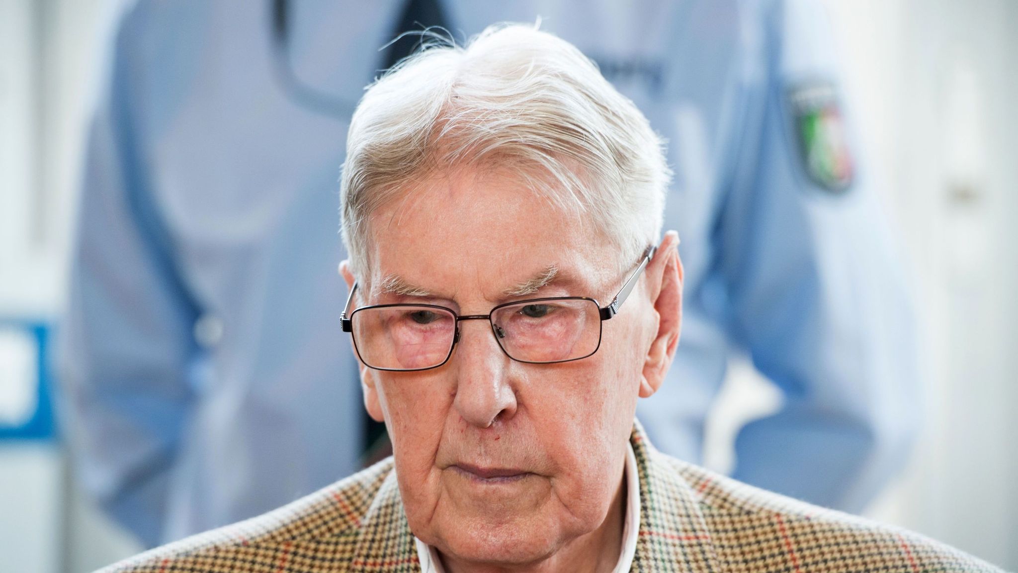 Former Auschwitz guard Reinhold Hanning dies a year after conviction ...