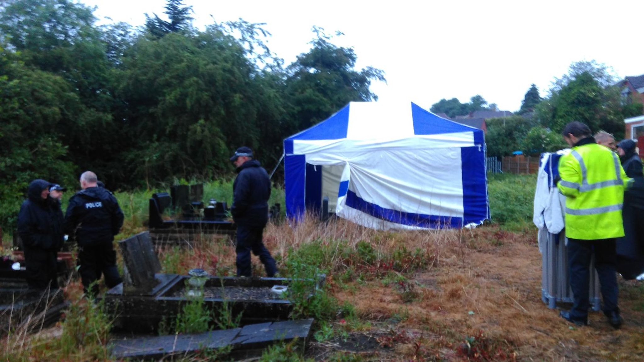 Graves search fails to find clues about missing teen mum Natalie Putt ...