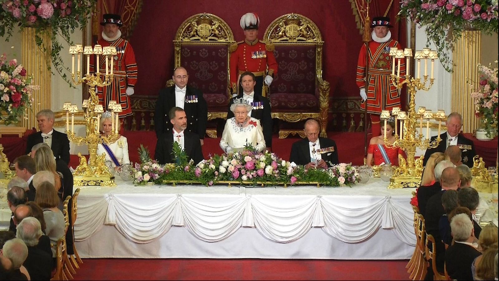 Queen hails 'dynamic and modern' UK-Spain ties | News UK Video News ...