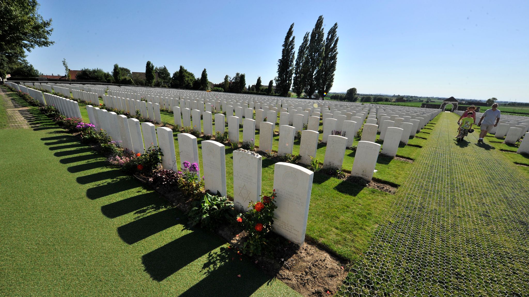 Ceremony marks 100 years since Battle of Passchendaele | World News ...