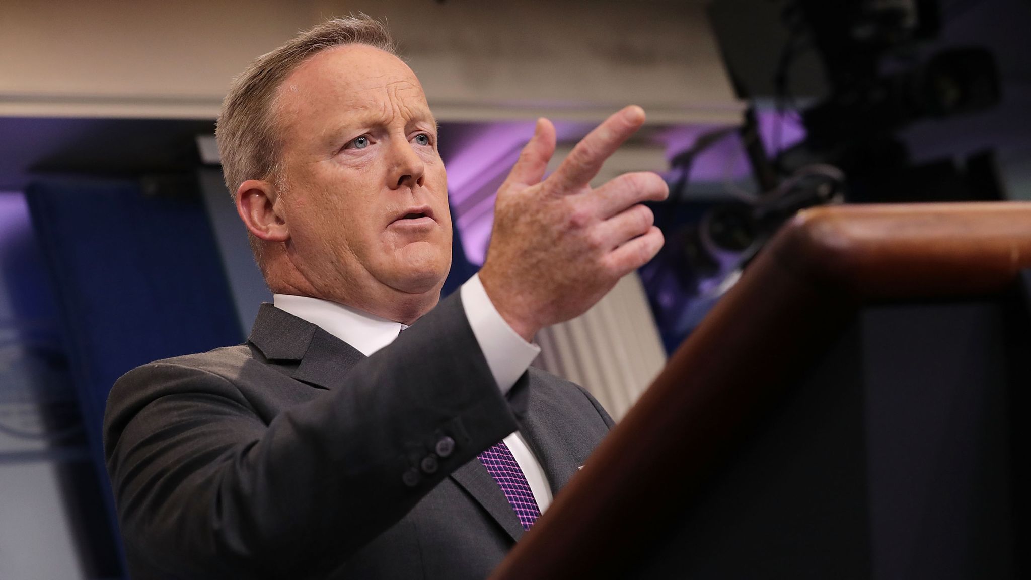Sean Spicer's most memorable moments: Bushes, green ties & 'Spicey ...