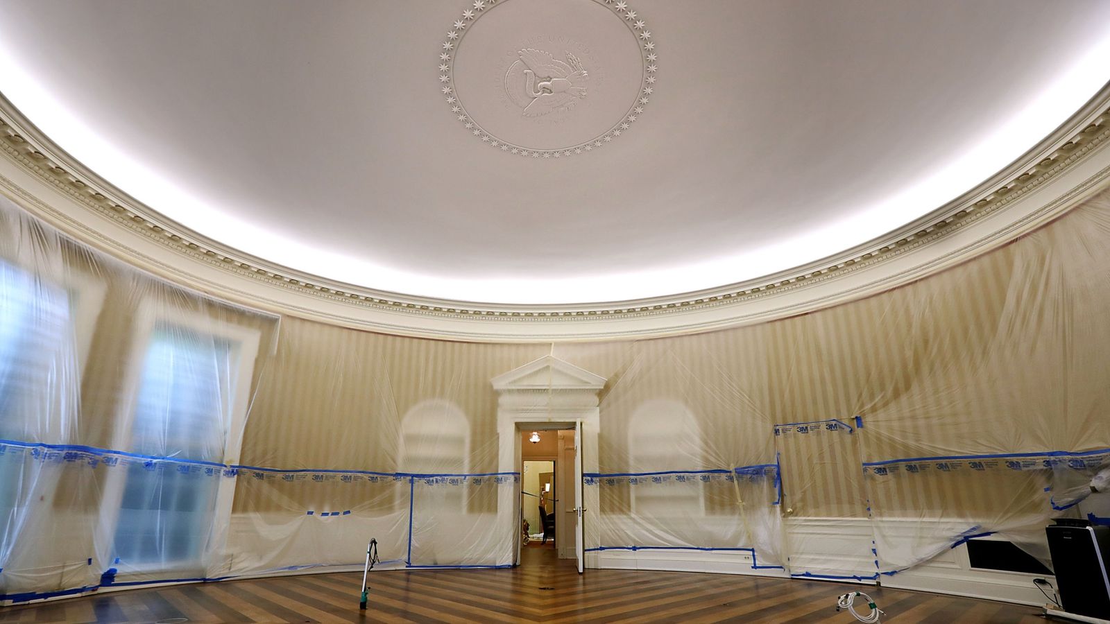 New White House look: Donald Trump orders Oval Office makeover | World ...