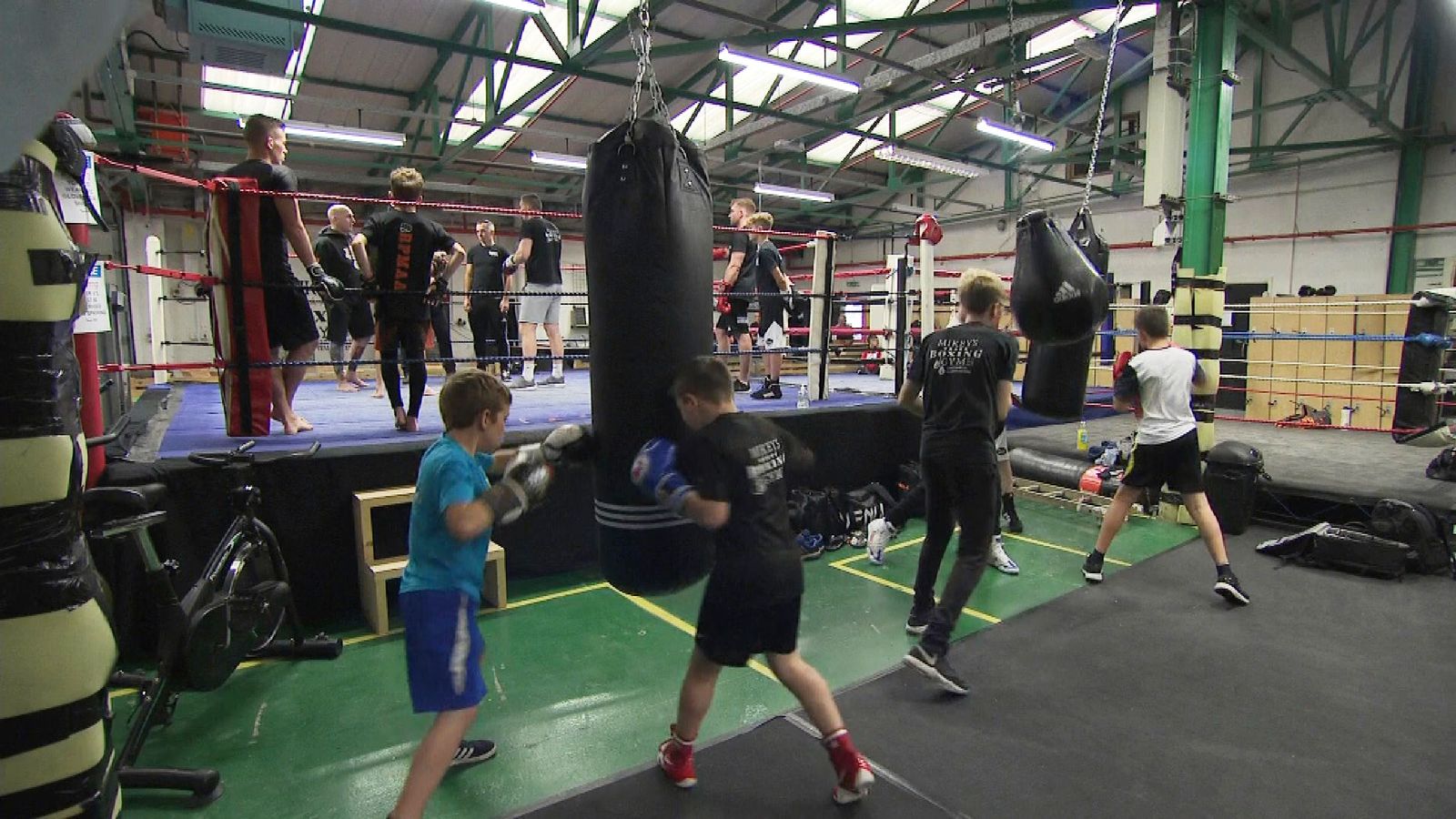 Mayweather v McGregor: A 'win-win' for UK fight clubs | UK News | Sky News