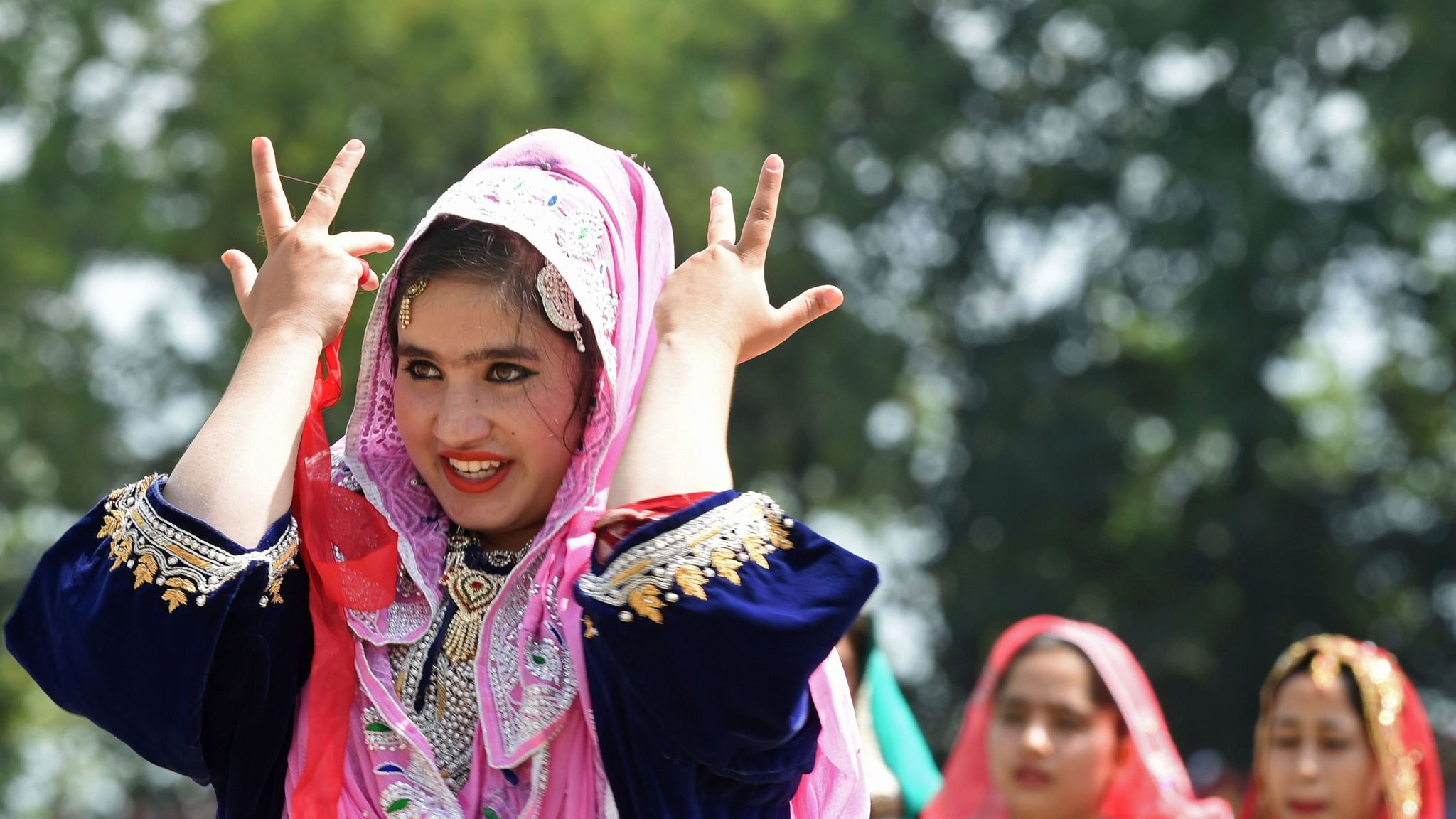 Pomp and ceremony as Modi calls for 'new' India on 70th anniversary ...