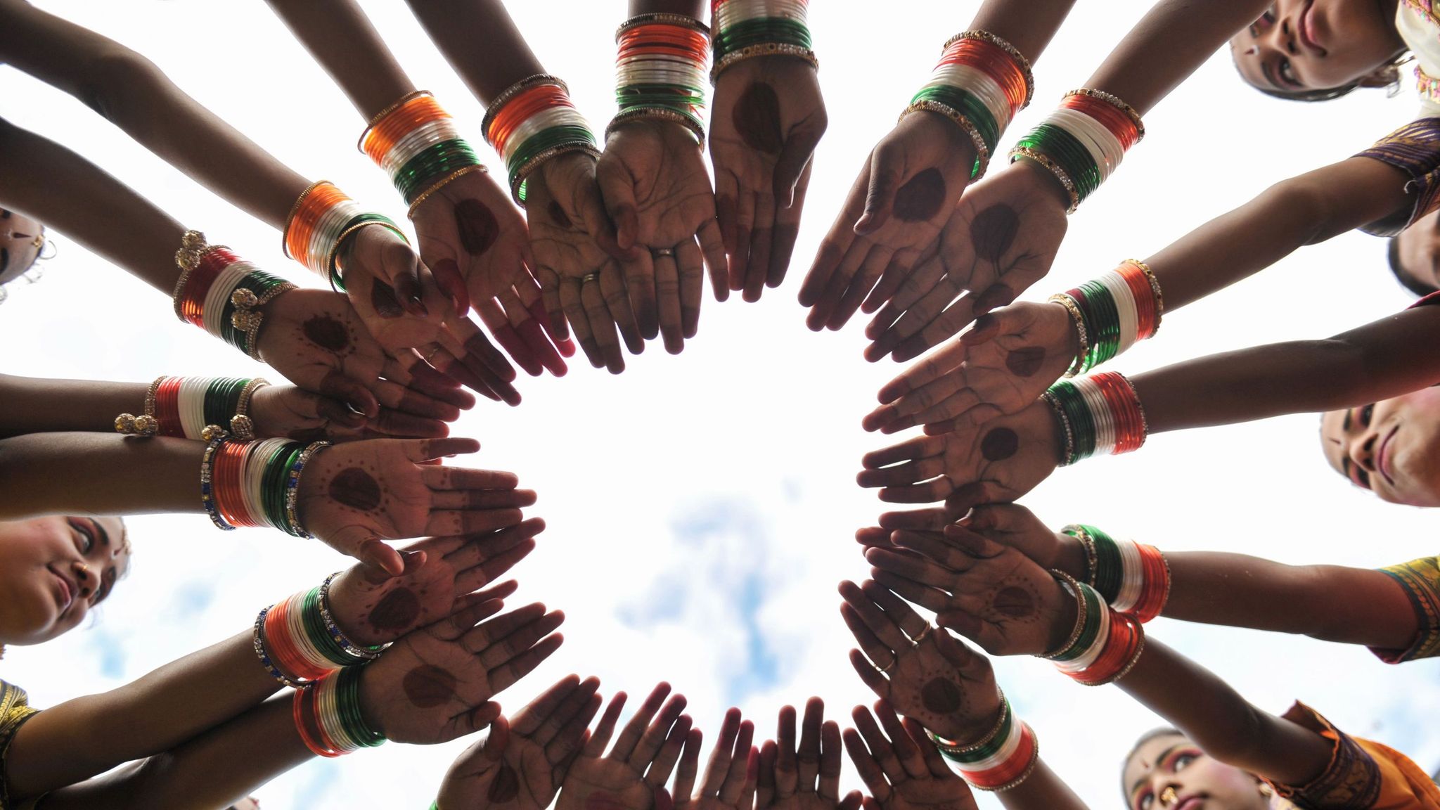 Pomp and ceremony as Modi calls for 'new' India on 70th anniversary ...