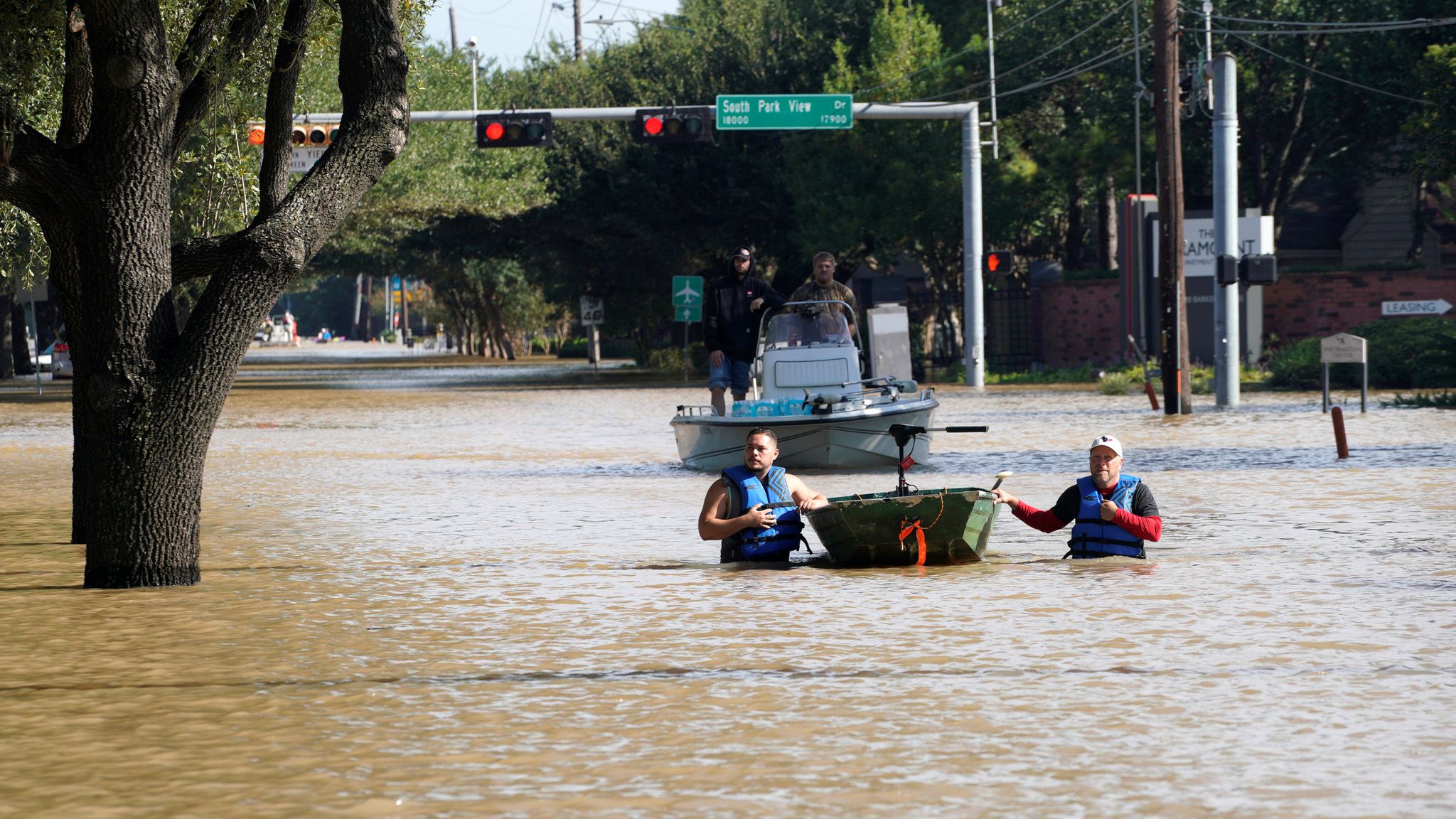 Trump to donate $1m of own money to Storm Harvey relief - White House ...