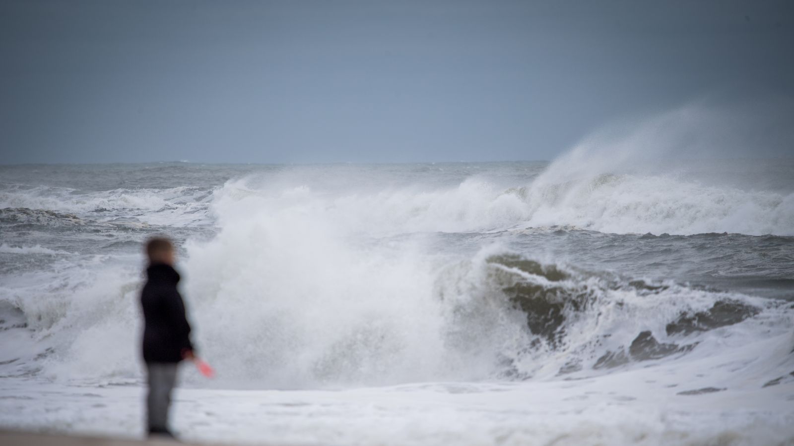 UK to be battered by 60mph gale-force winds and heavy rain | UK News ...