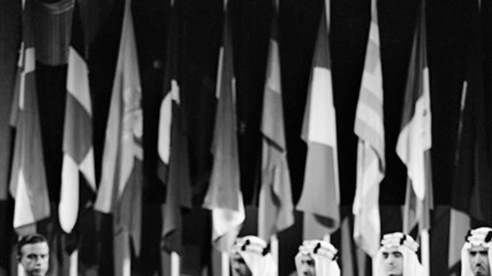 Saudi education official sacked after photo of Yoda appears with King ...