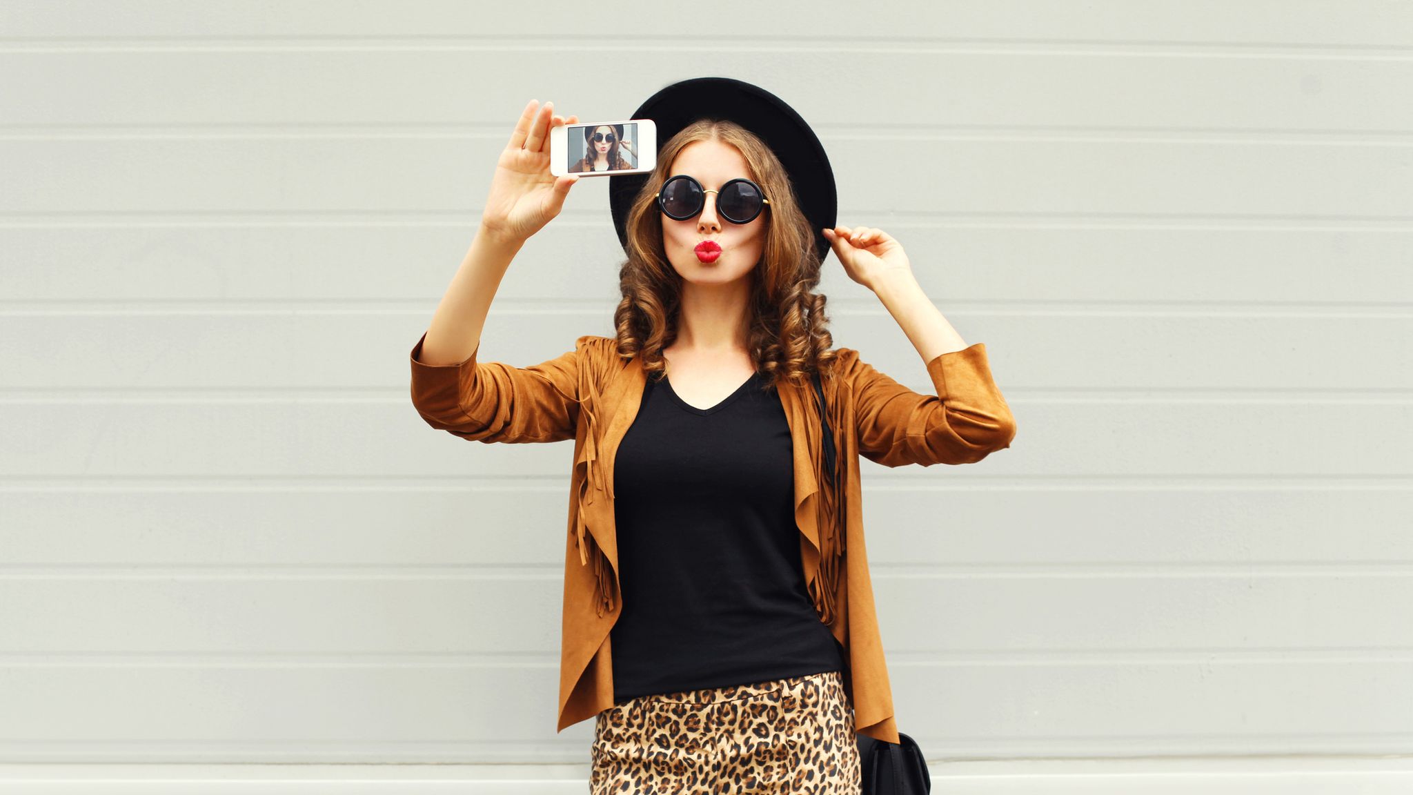 'Selfitis' - People obsessed with taking selfies may have genuine ...