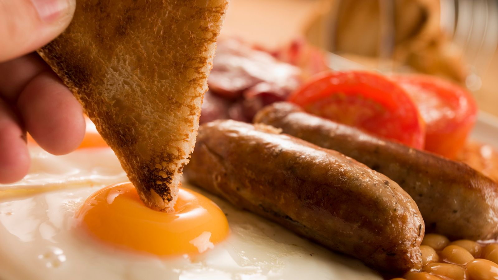 Sunny side up please! Runny eggs safe to eat again, says food safety ...