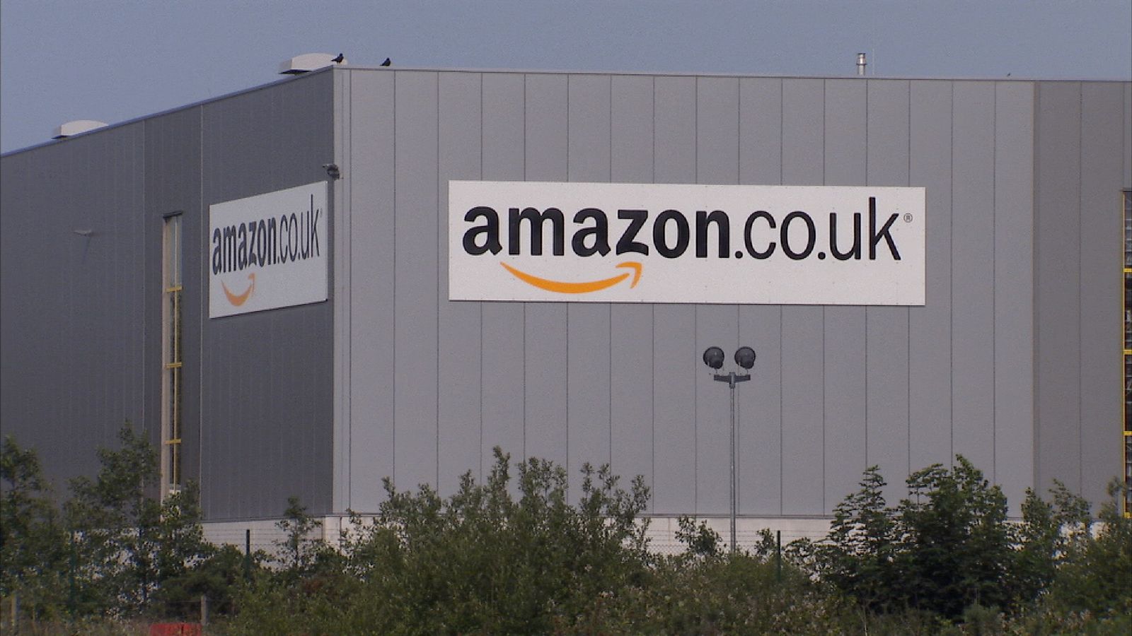 Amazon to launch 1,000 UK apprenticeships by 2021 | Money News | Sky News
