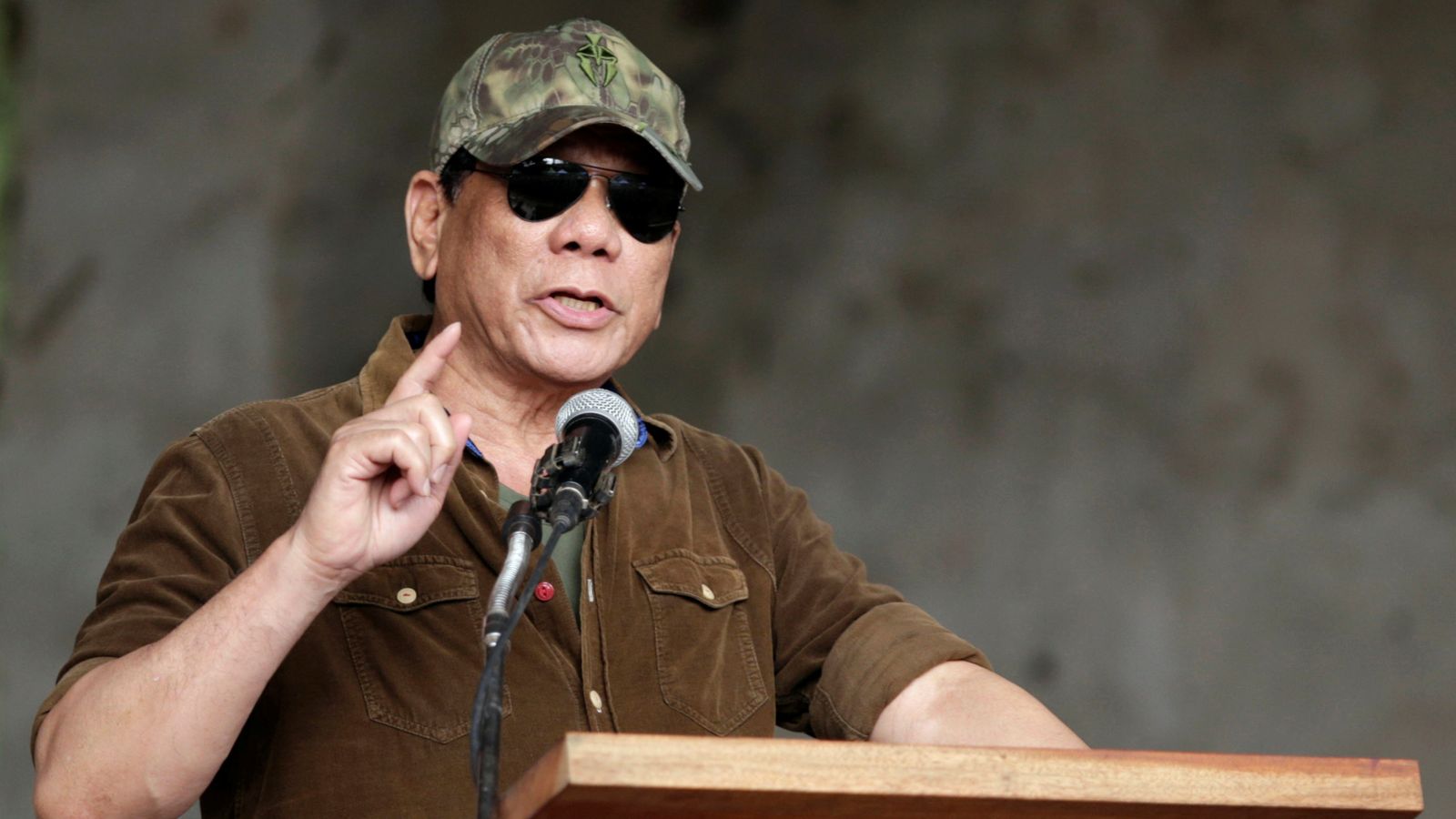 Philippine leader Rodrigo Duterte offers to shoot criminals himself ...