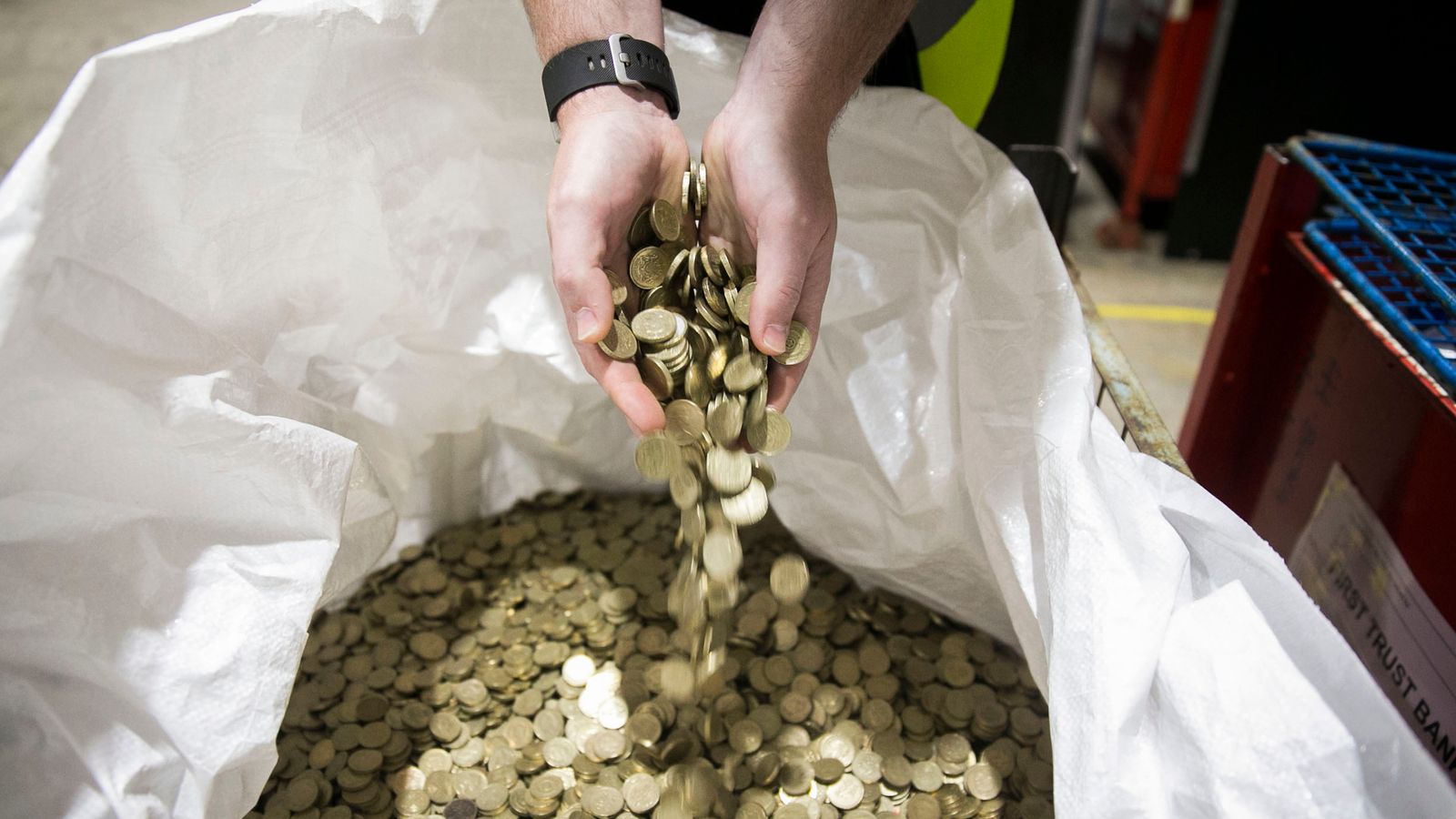 Countdown is on to spend your old pound coins by Sunday | News UK Video ...