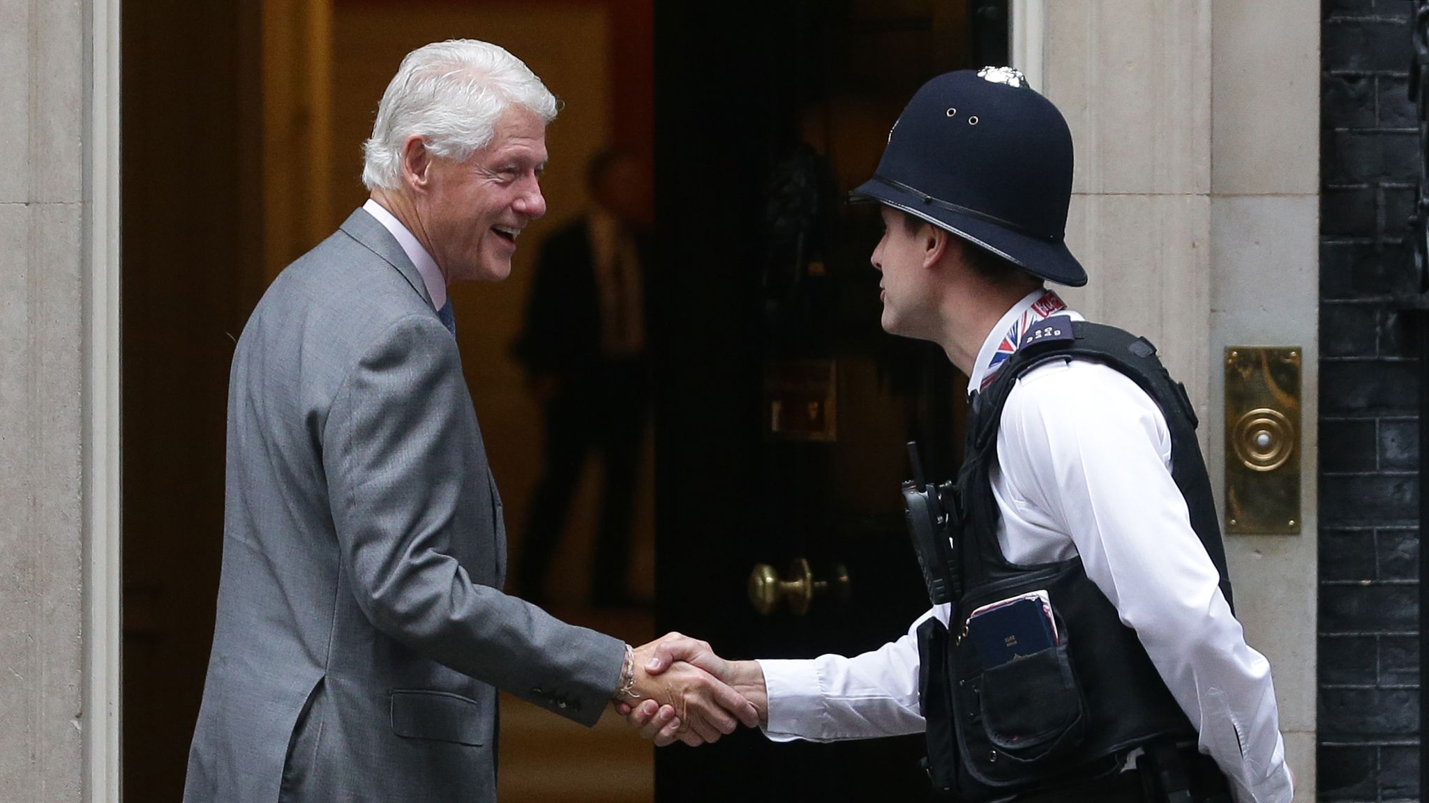 Bill Clinton meets Theresa May for Northern Ireland crisis talks ...
