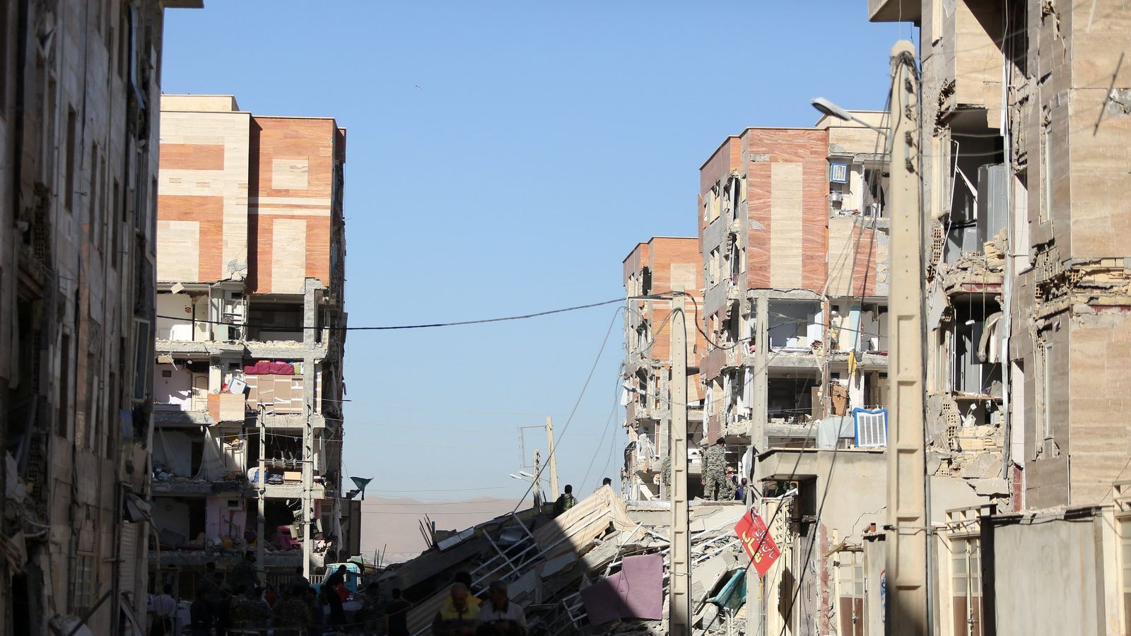 More than 400 people dead in Iran-Iraq earthquake | World News | Sky News