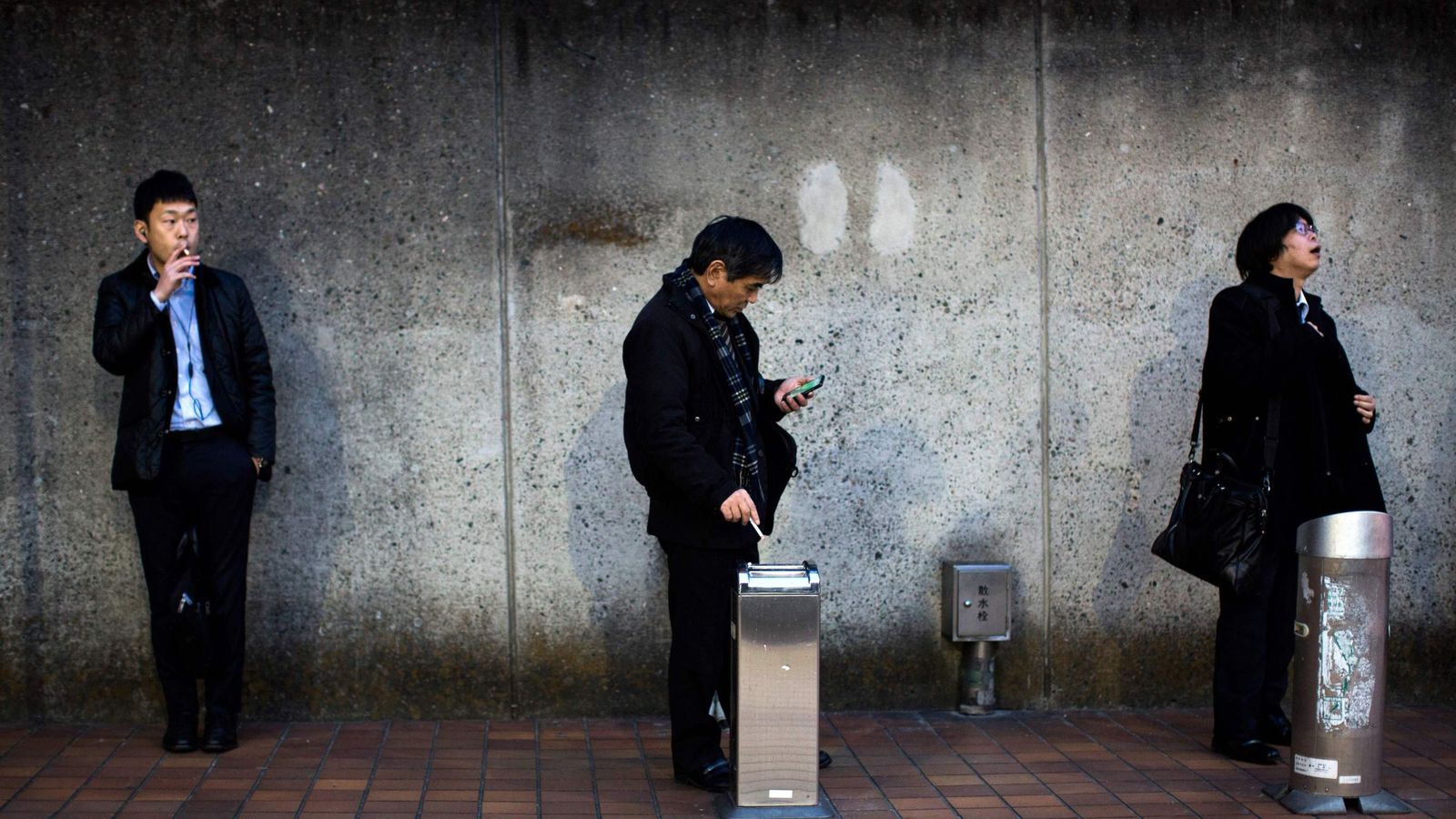 Japanese marketing firm rewards non-smokers with extra days off | World ...