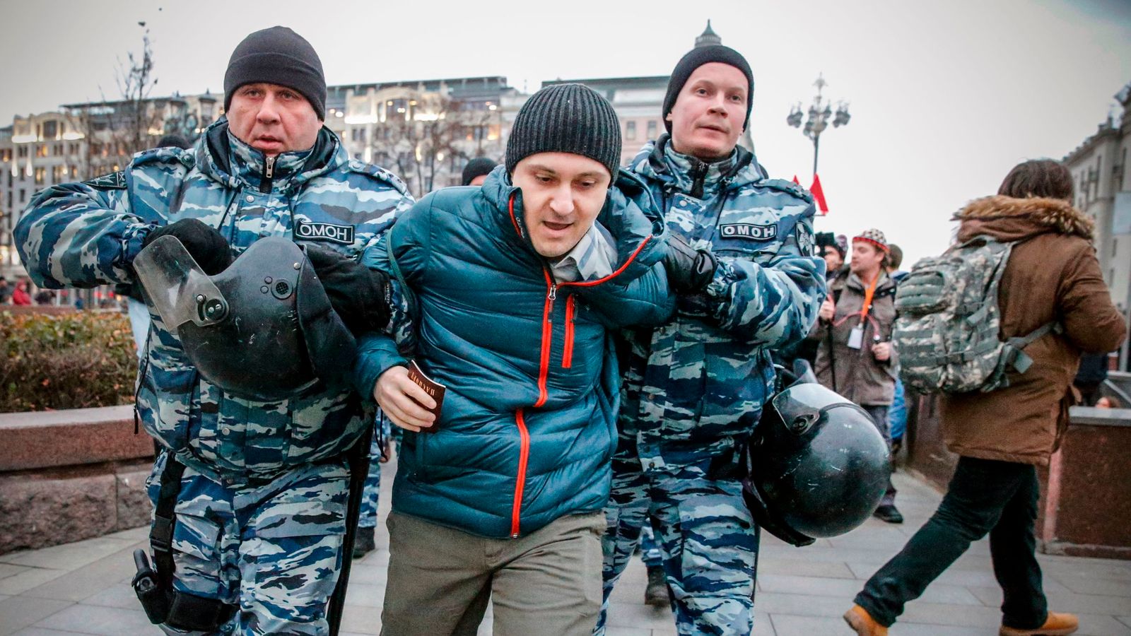 Hundreds of anti-Putin protesters detained by Russian police | World ...