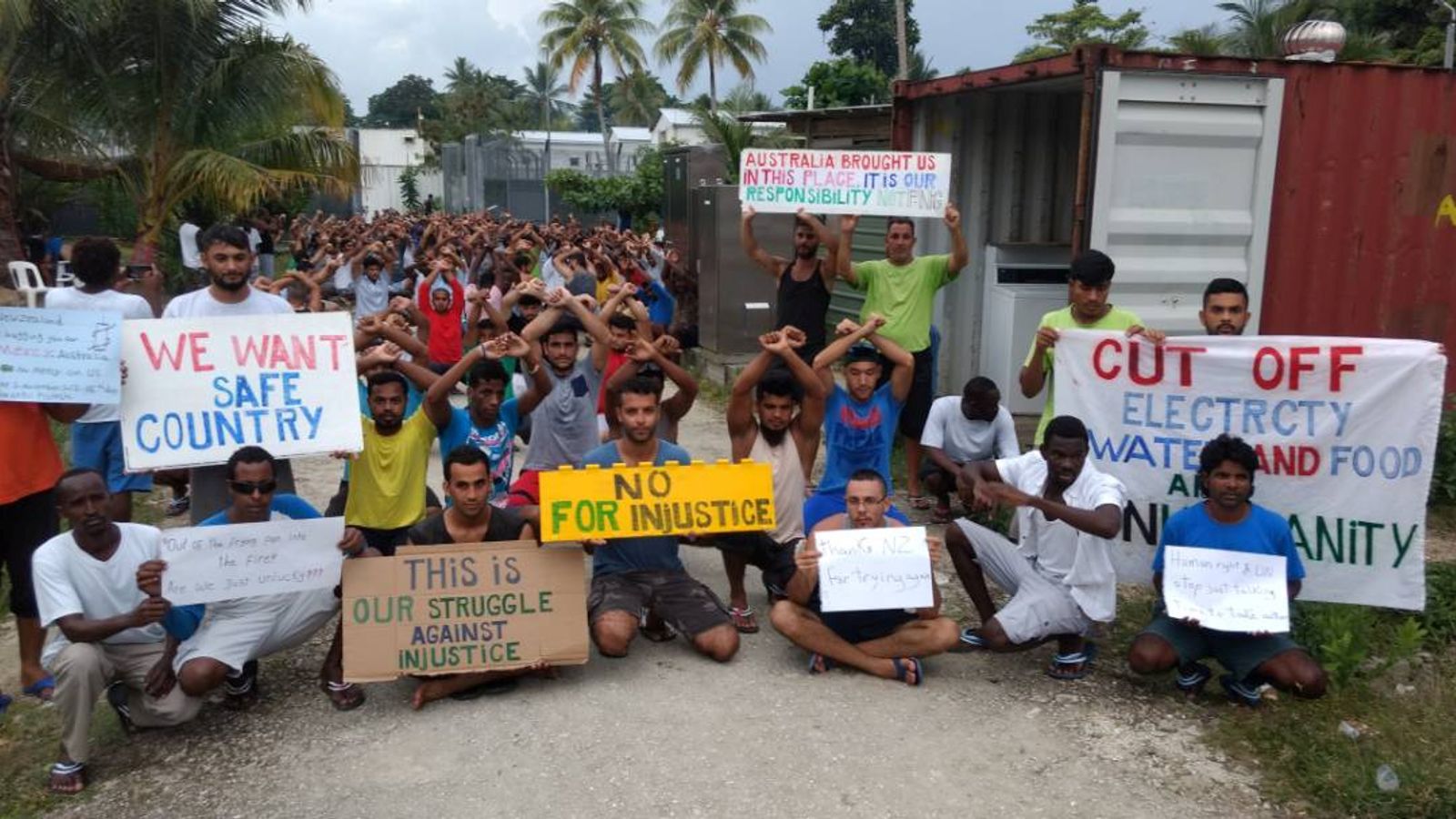 Australia snubs New Zealand's offer to help with Manus detention camp ...