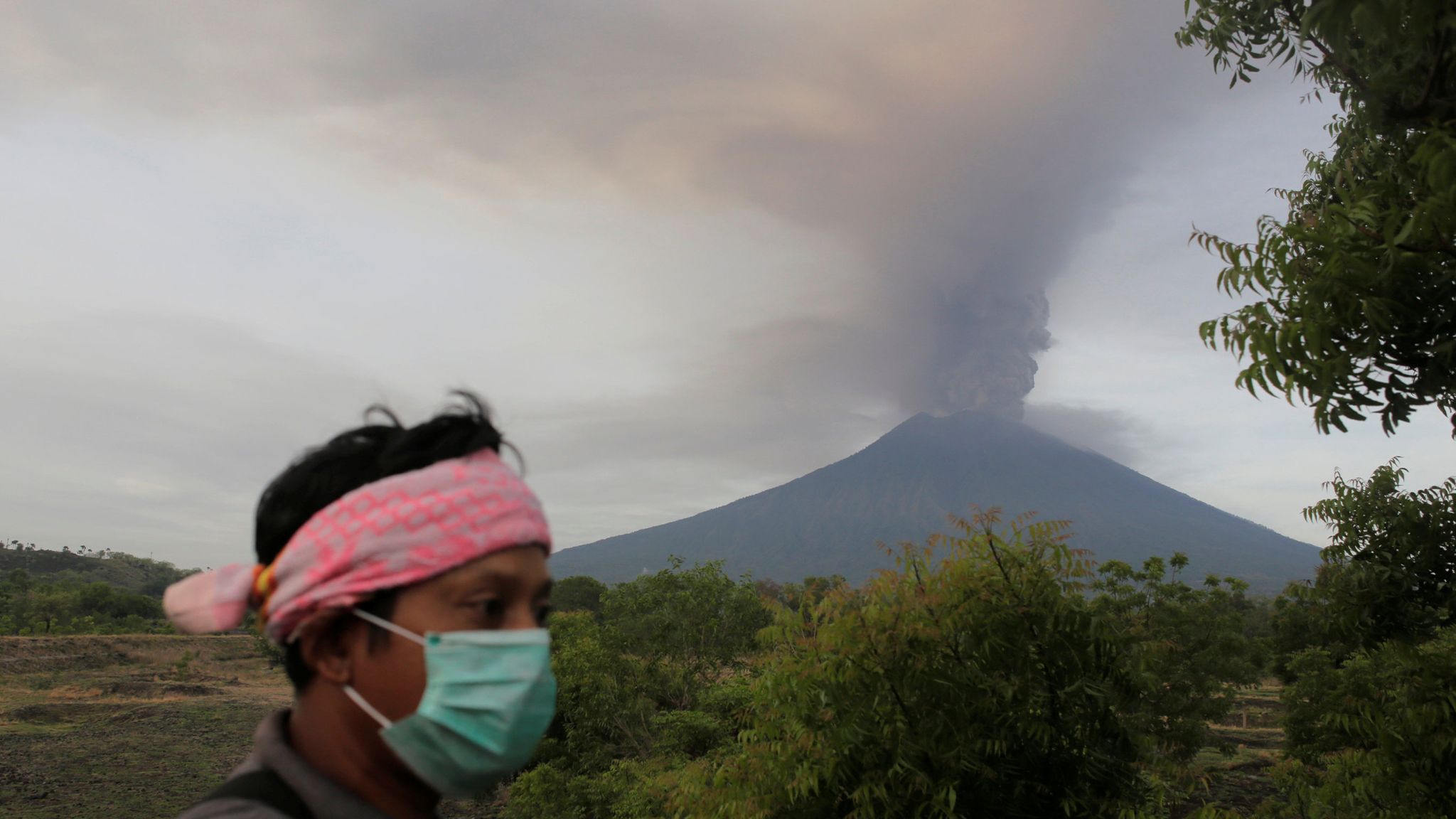 Bali volcano sends clouds of ash into sky | World News | Sky News