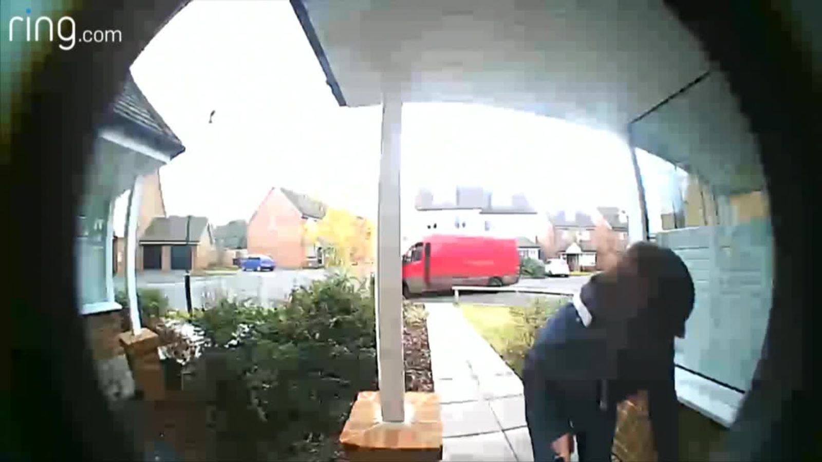 Brazen thief steals parcel from doorstep | News UK Video News | Sky News
