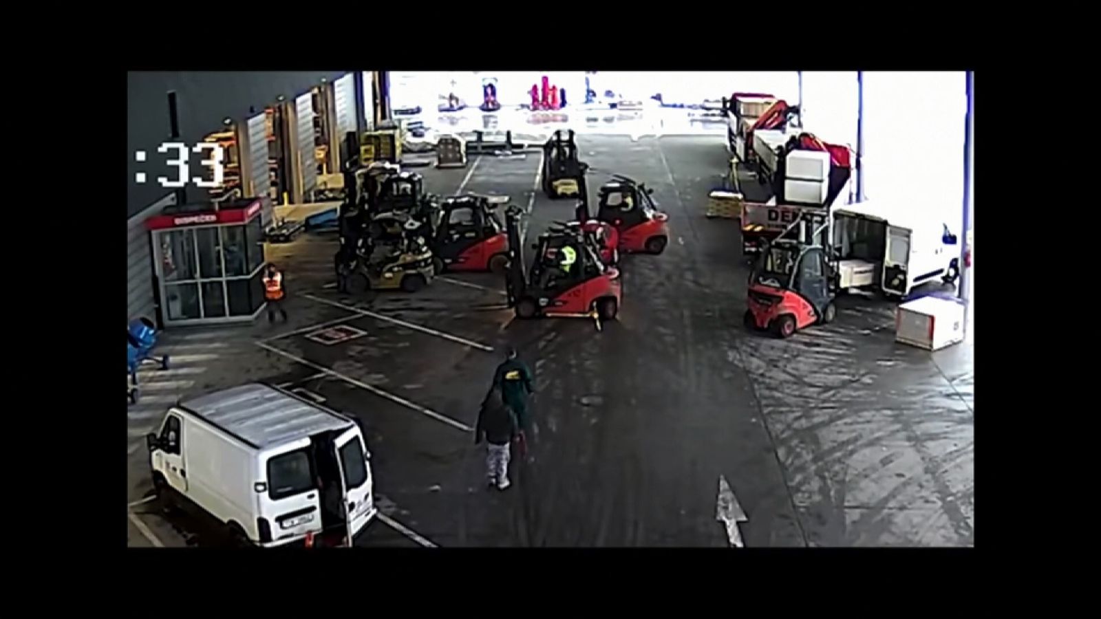 Crime-busting forklifts catch robbers | World News | Sky News