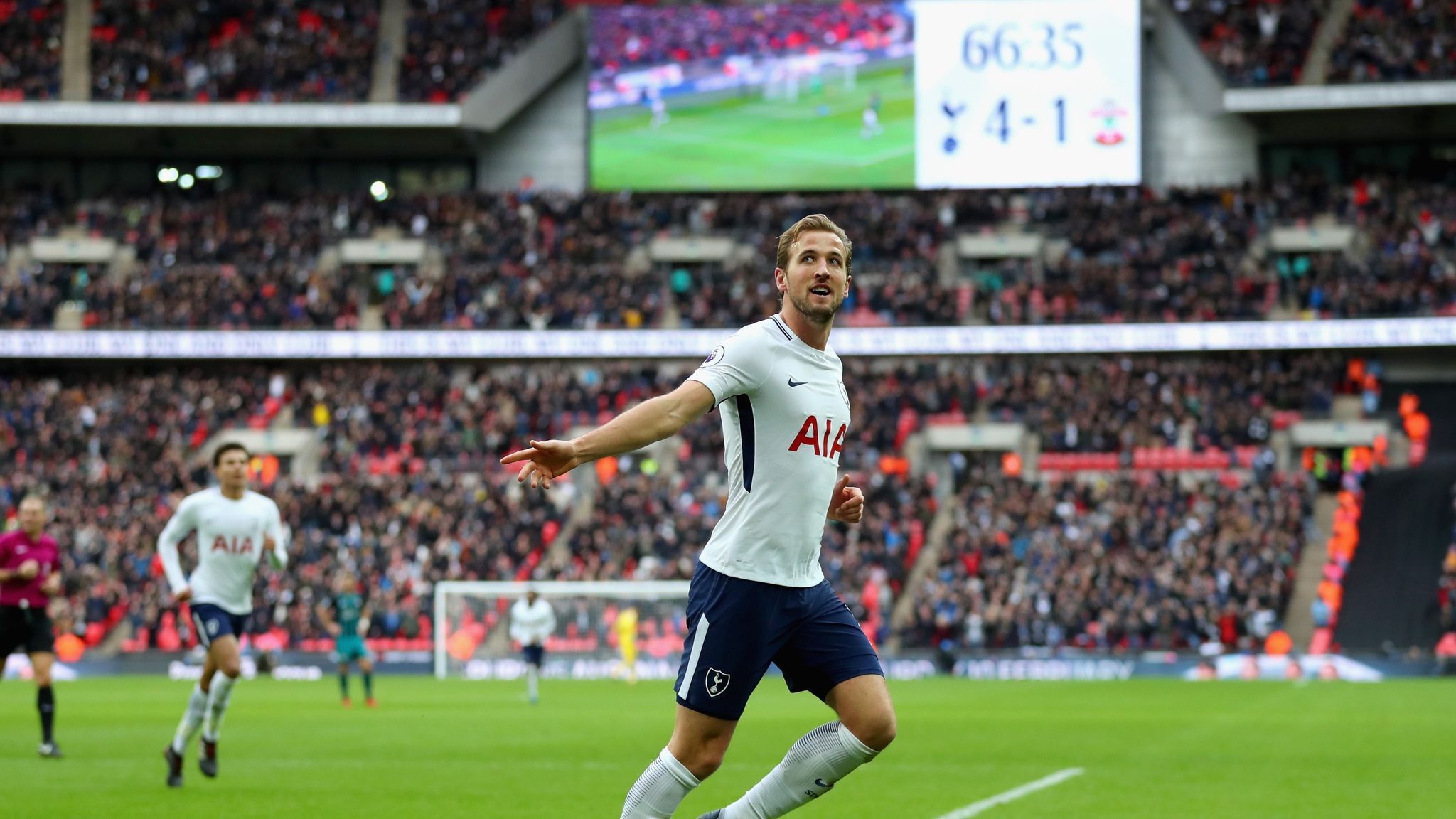 Kane beats Shearer total for most goals in year | UK News | Sky News